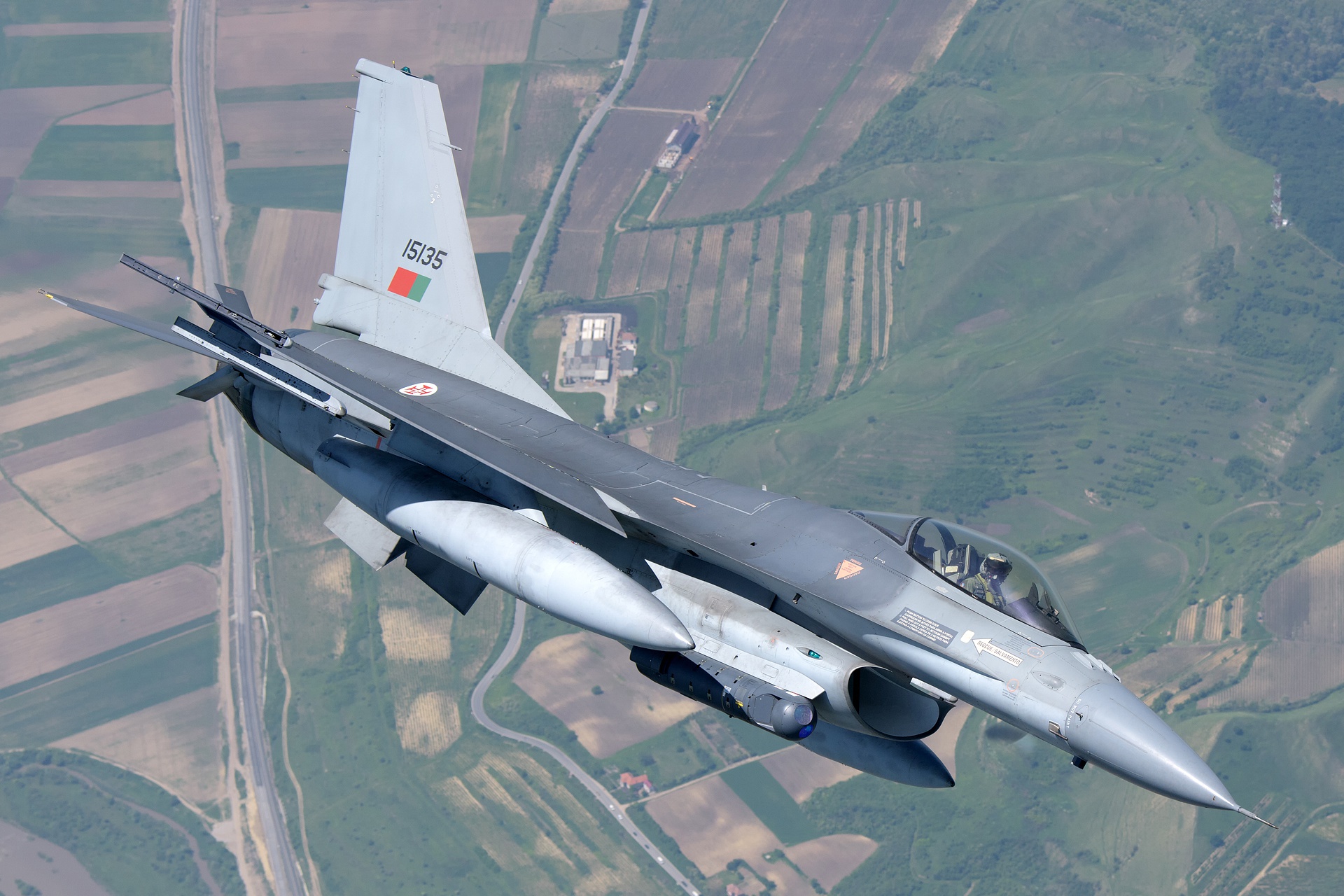 Download Warplane Aircraft Jet Fighter Military General Dynamics F-16 Fighting Falcon HD Wallpaper