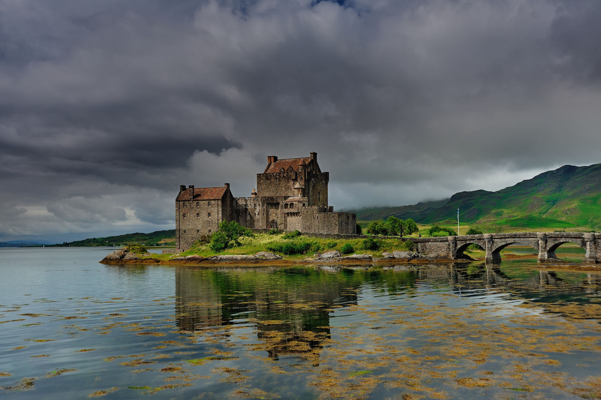 Eilean Donan Castle HD Wallpaper