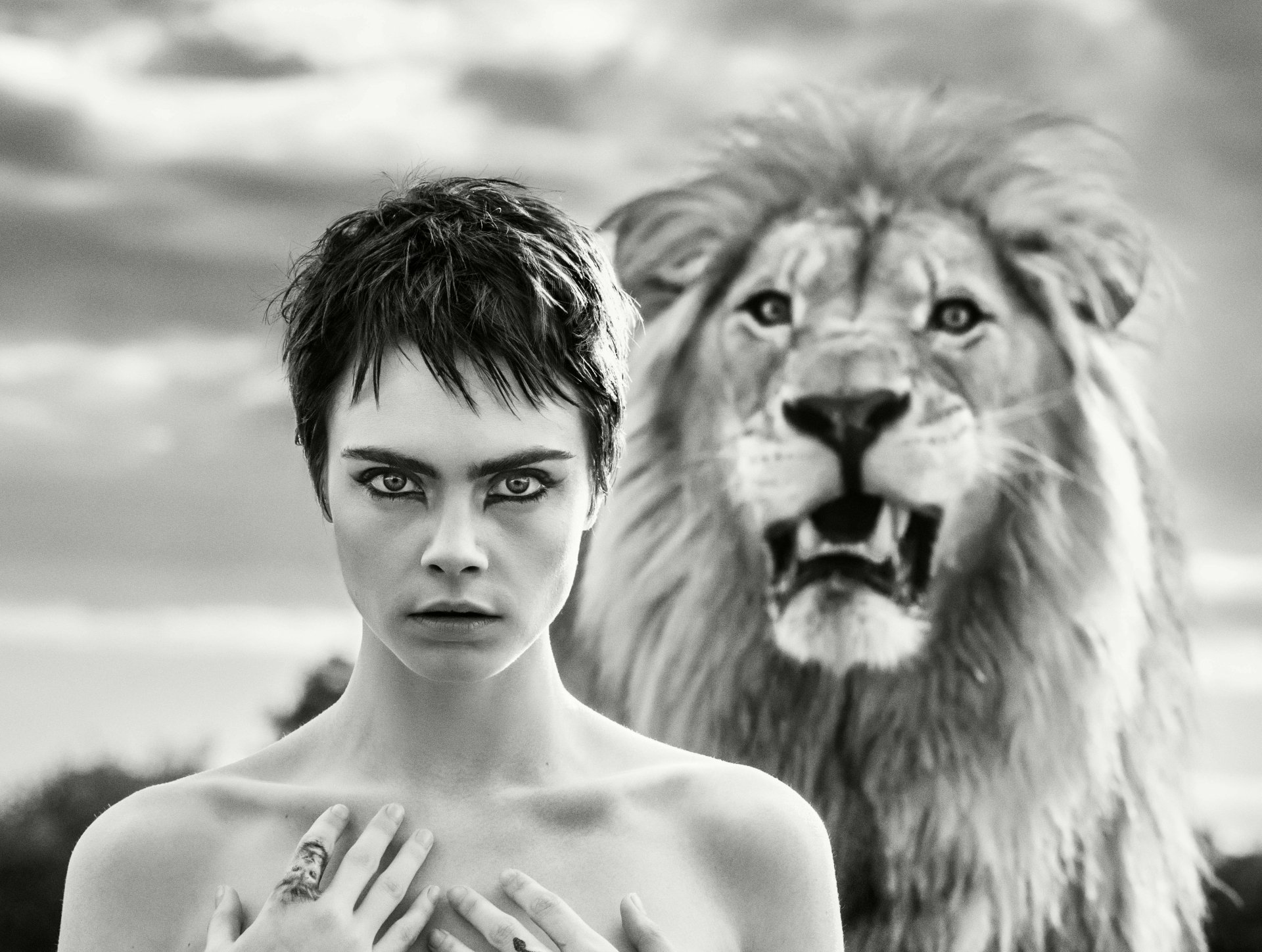 Download Short Hair Lion Monochrome Model Actress English Celebrity ...