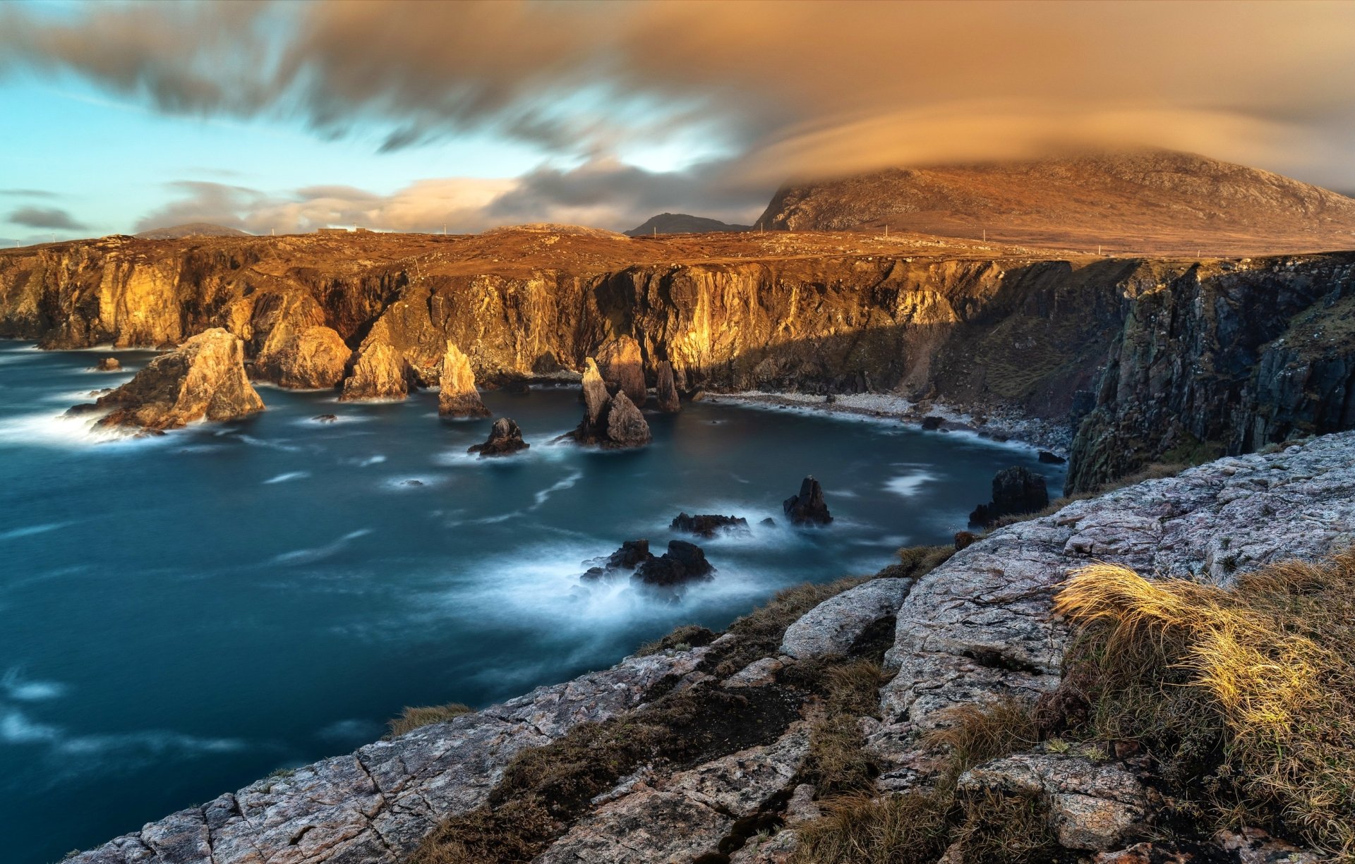 Majestic Scottish Cliffs: Breathtaking HD Nature Coastline Wallpaper
