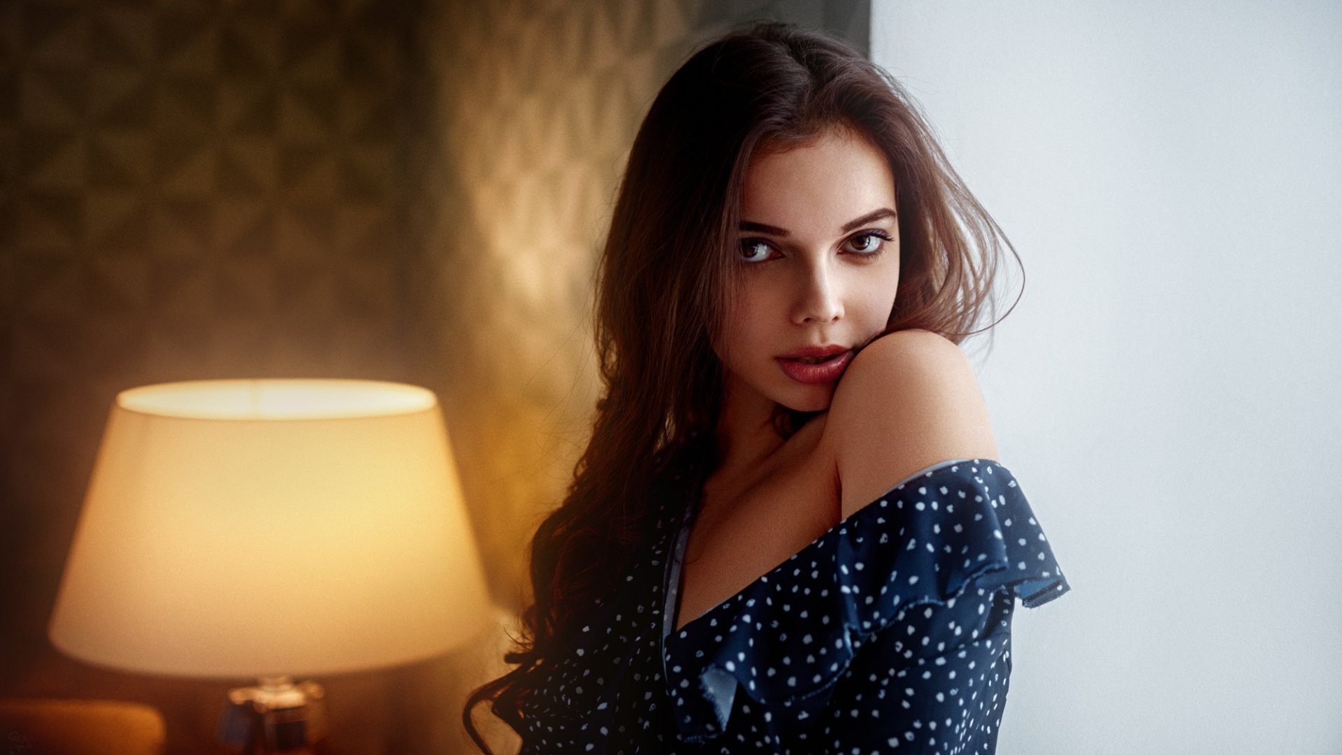 Download Brunette Brown Eyes Woman Model HD Wallpaper