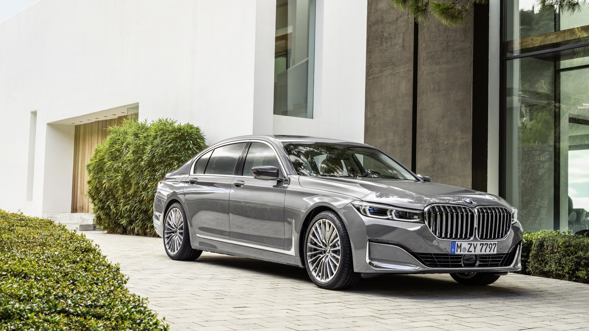 Download Silver Car Car BMW Vehicle BMW 7 Series HD Wallpaper