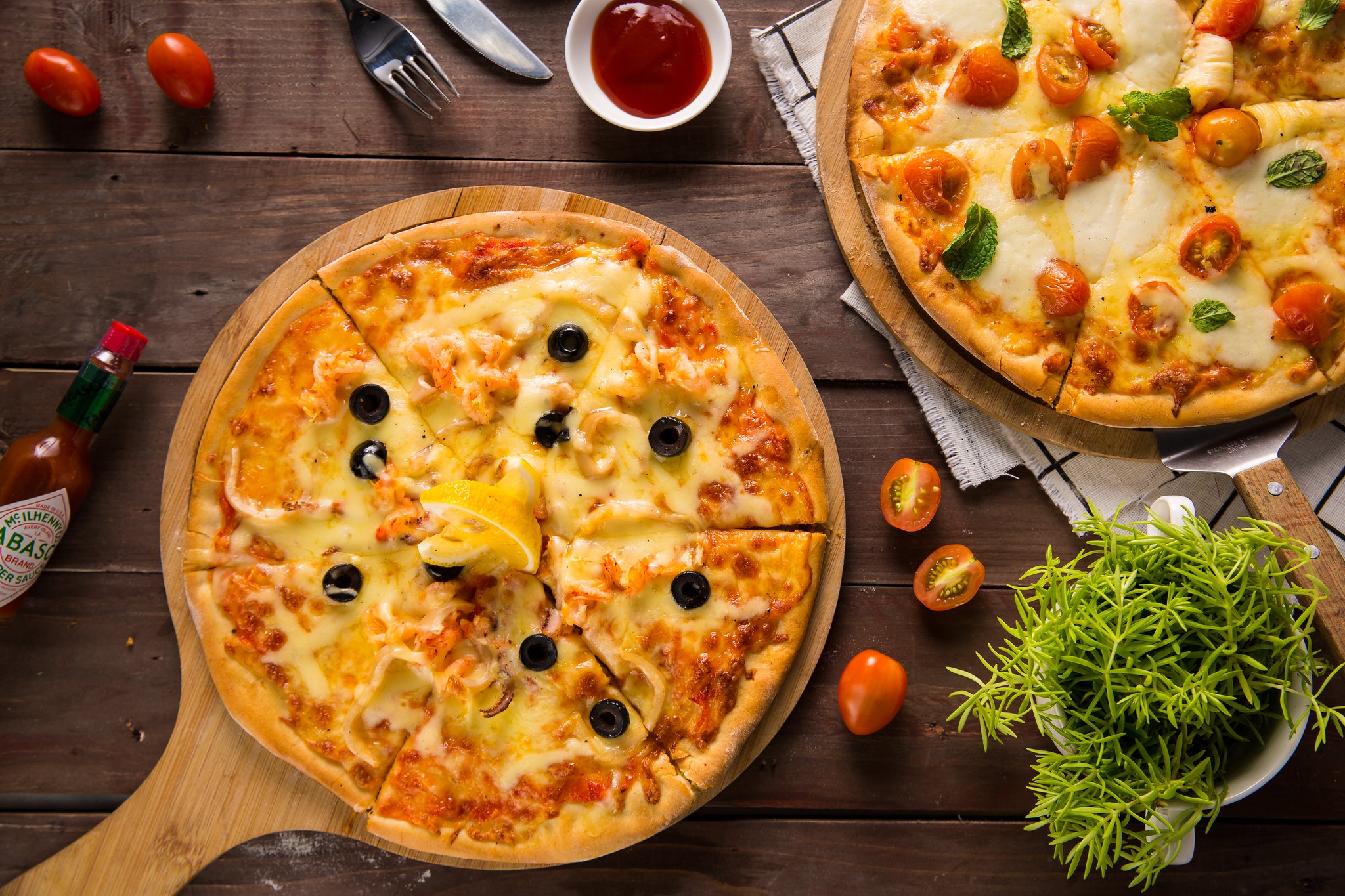 Download Still Life Food Pizza HD Wallpaper