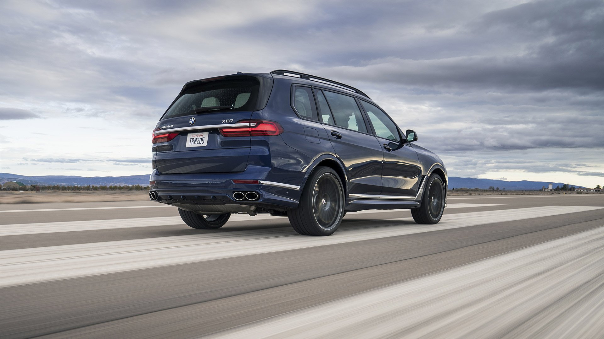 Download BMW Vehicle BMW Alpina XB7 HD Wallpaper