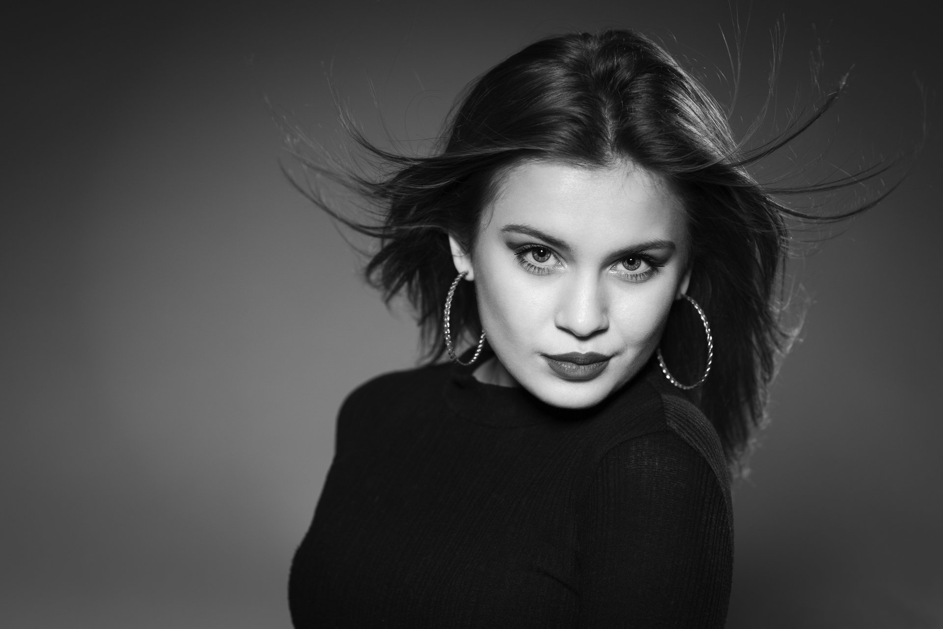 Download Face Lipstick Black & White Woman Model 4k Ultra HD Wallpaper