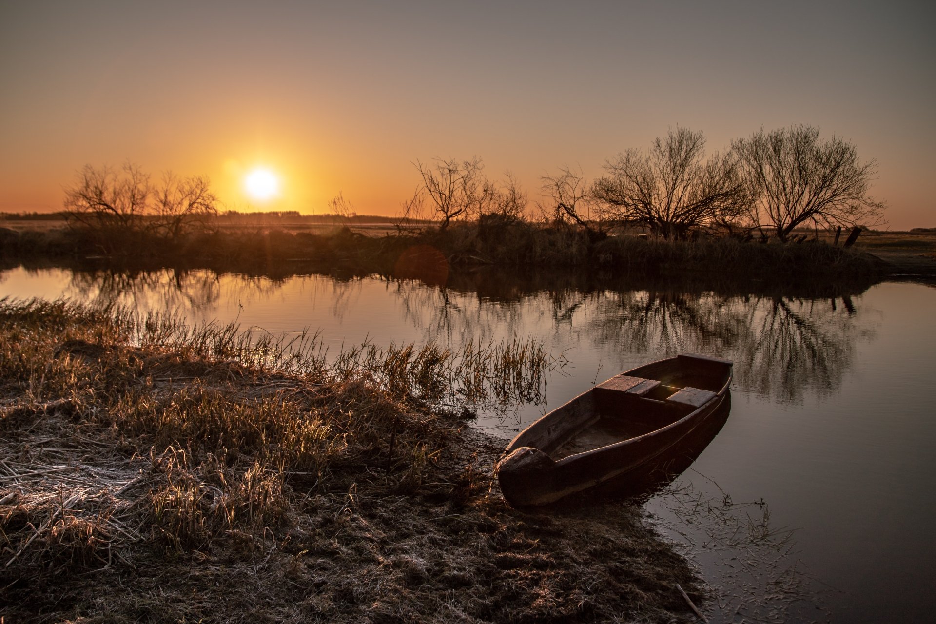 Sunset Riverboat — 5K Ultra HD Wallpaper | 5620x3747 | Wallpaper Abyss