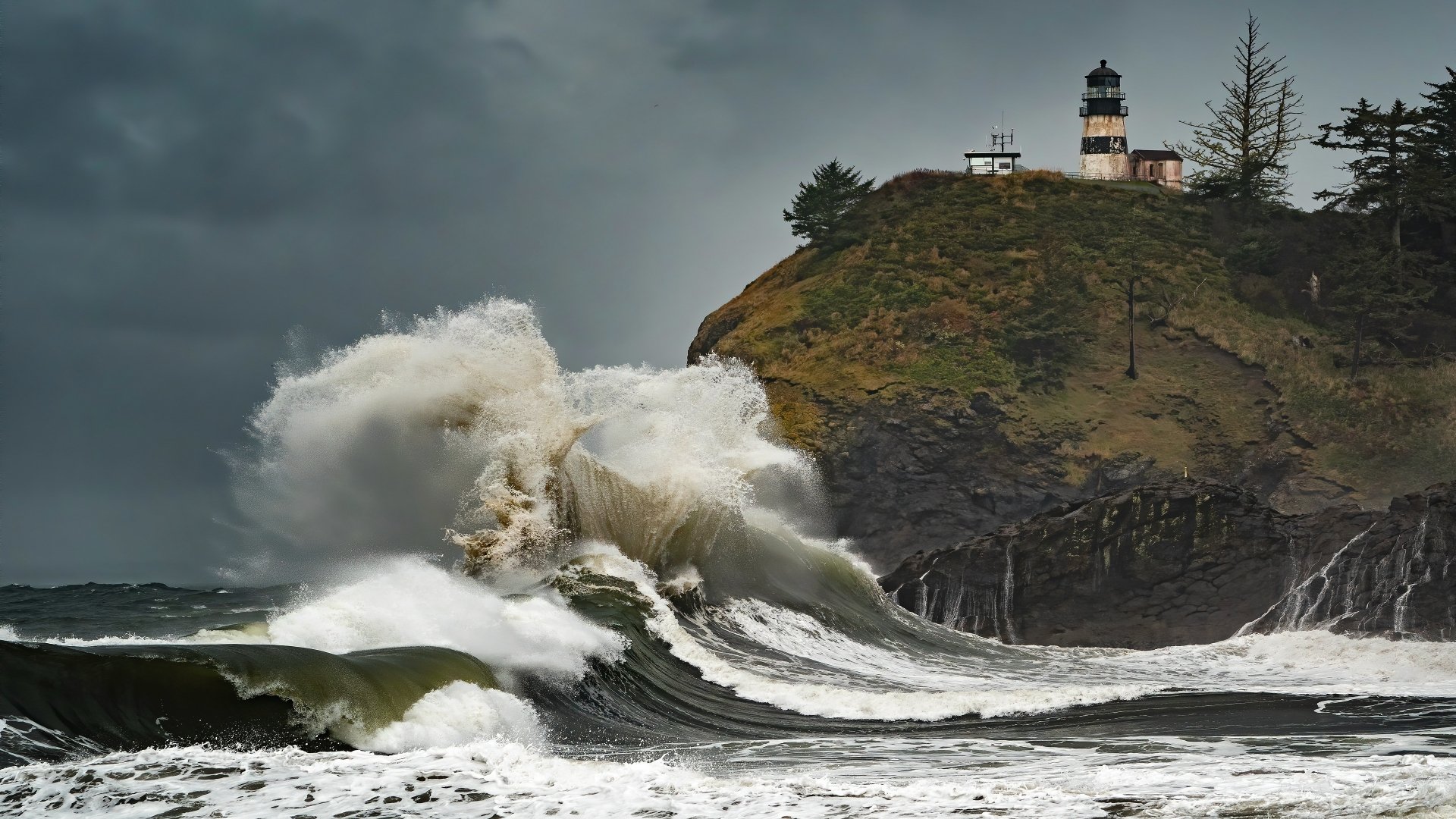 Storm Sentinel — 4K Ultra HD Lighthouse Amid Crushing Waves