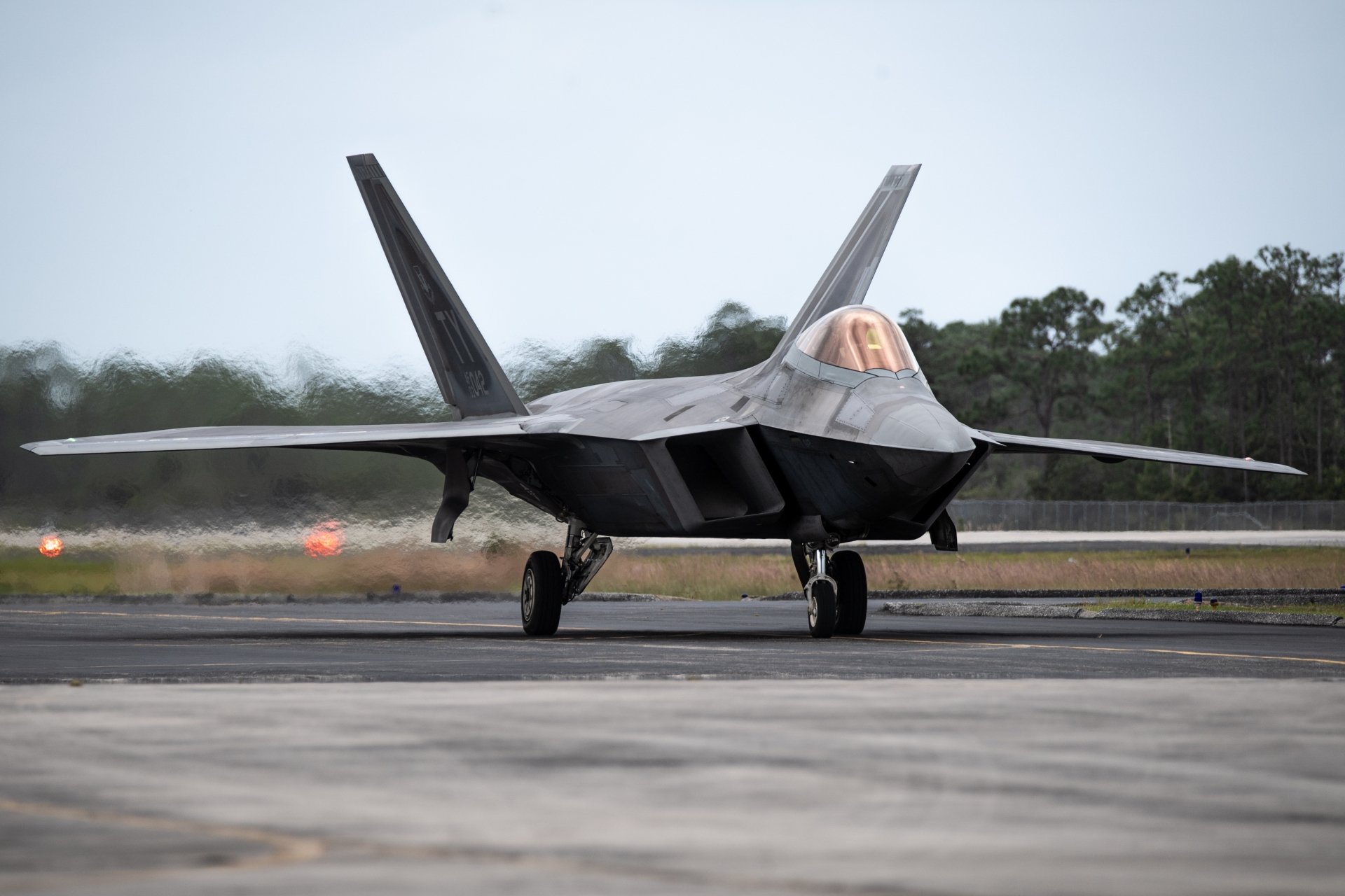F-22 Raptor Jet Fighter – 4K Ultra HD Military Warplane Wallpaper