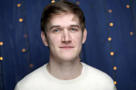 Bo Burnham - Desktop Wallpapers, Phone Wallpaper, PFP, Gifs, and More!