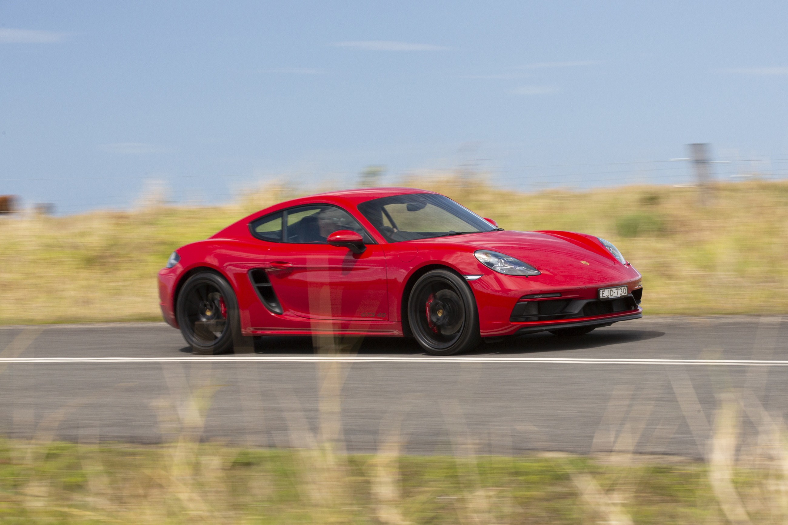 Red Porsche 718 Cayman GTS 4.0 MT (982C)