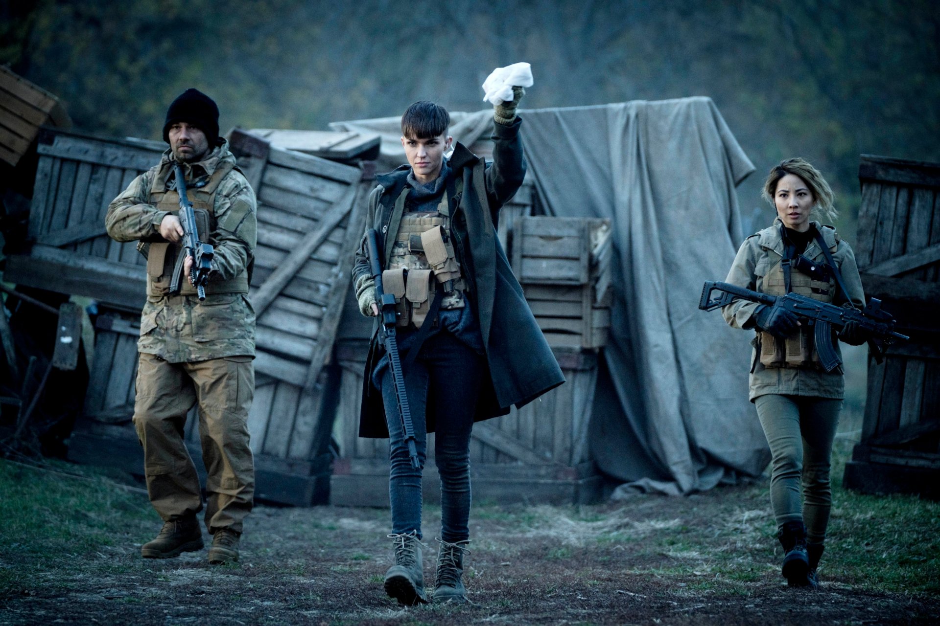 Download Jing Lusi Ruby Rose Movie SAS: Red Notice HD Wallpaper