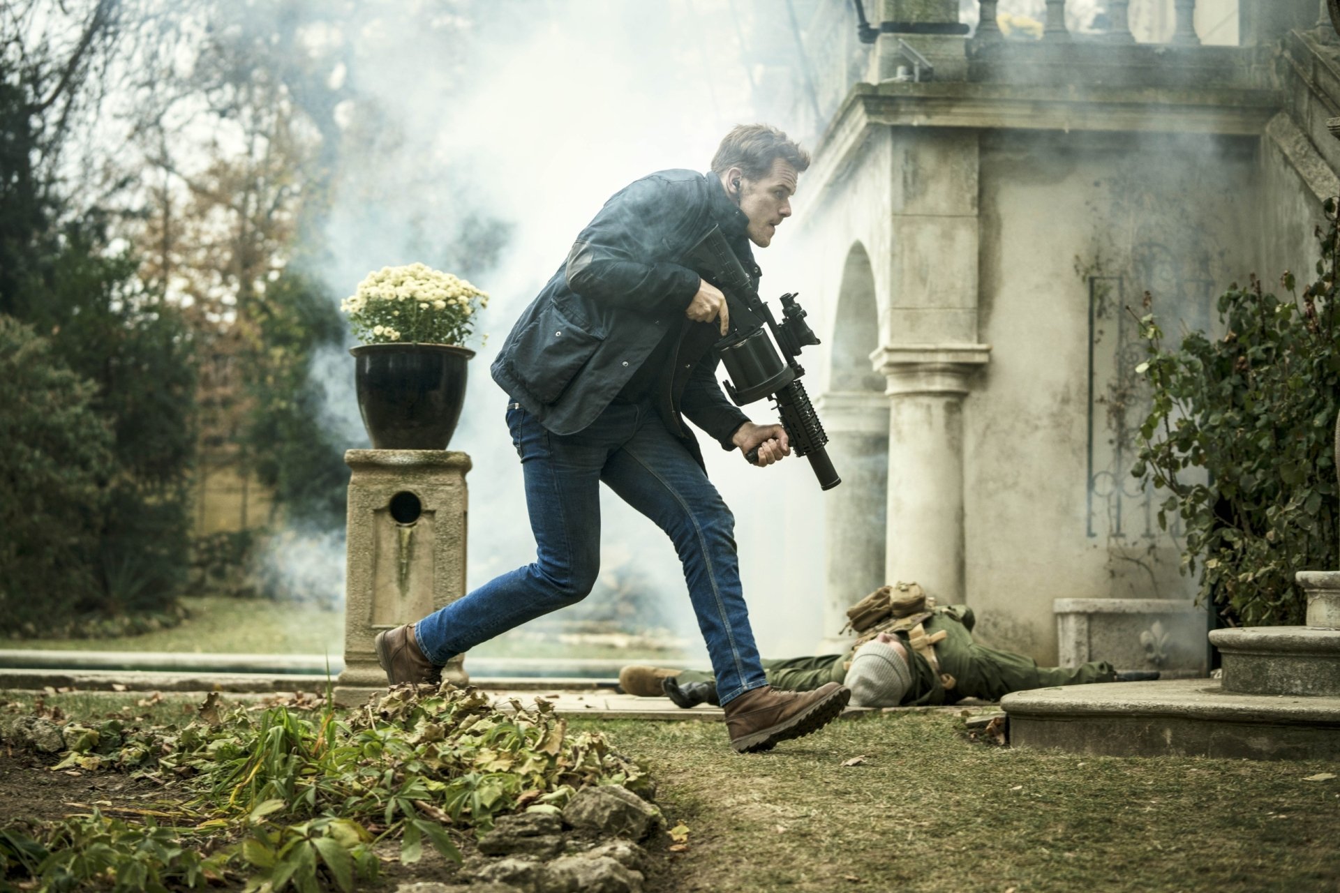 Download Sam Heughan Movie SAS: Red Notice HD Wallpaper