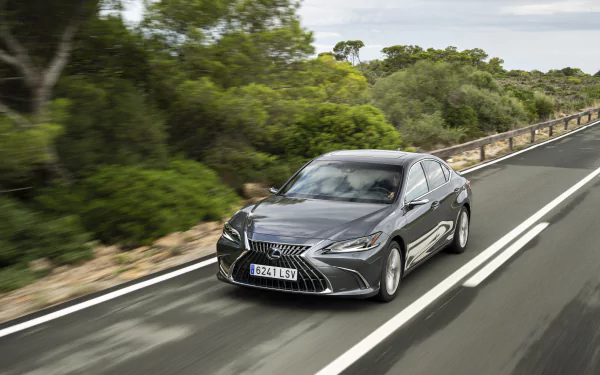 [30+] Lexus ES 300H Wallpapers
