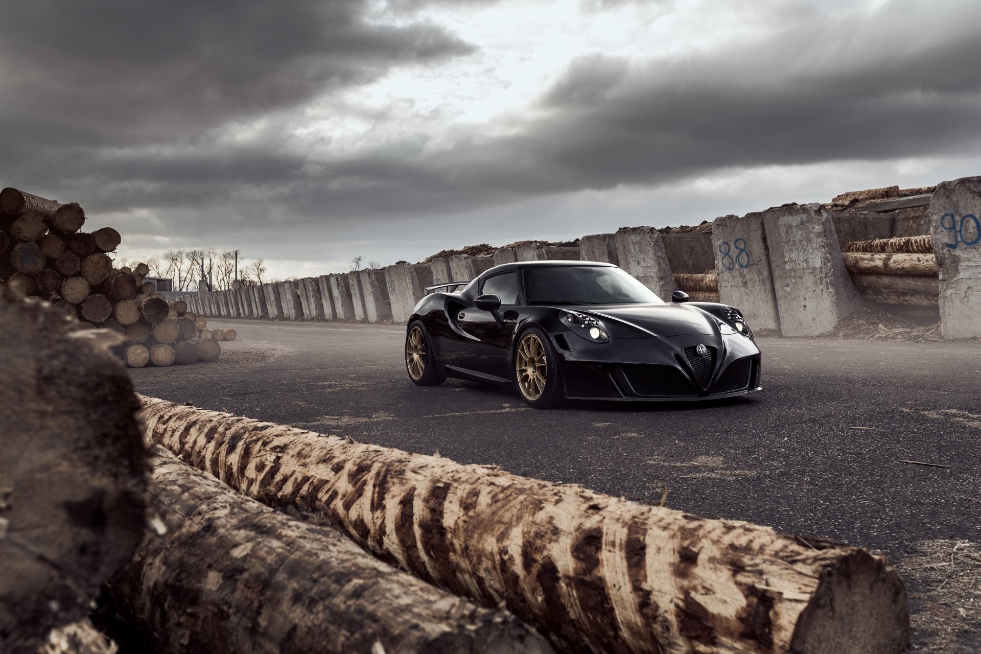 Download Vehicle Alfa Romeo 4C 4k Ultra HD Wallpaper