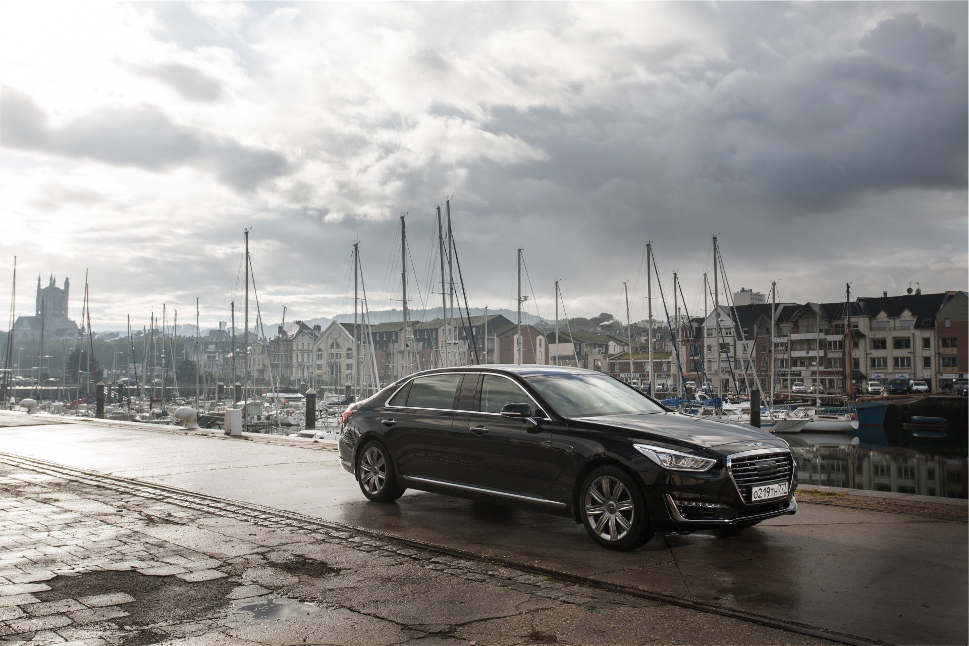 Download Genesis G90L 5.0 HTRAC Vehicle Genesis G90 4k Ultra HD Wallpaper