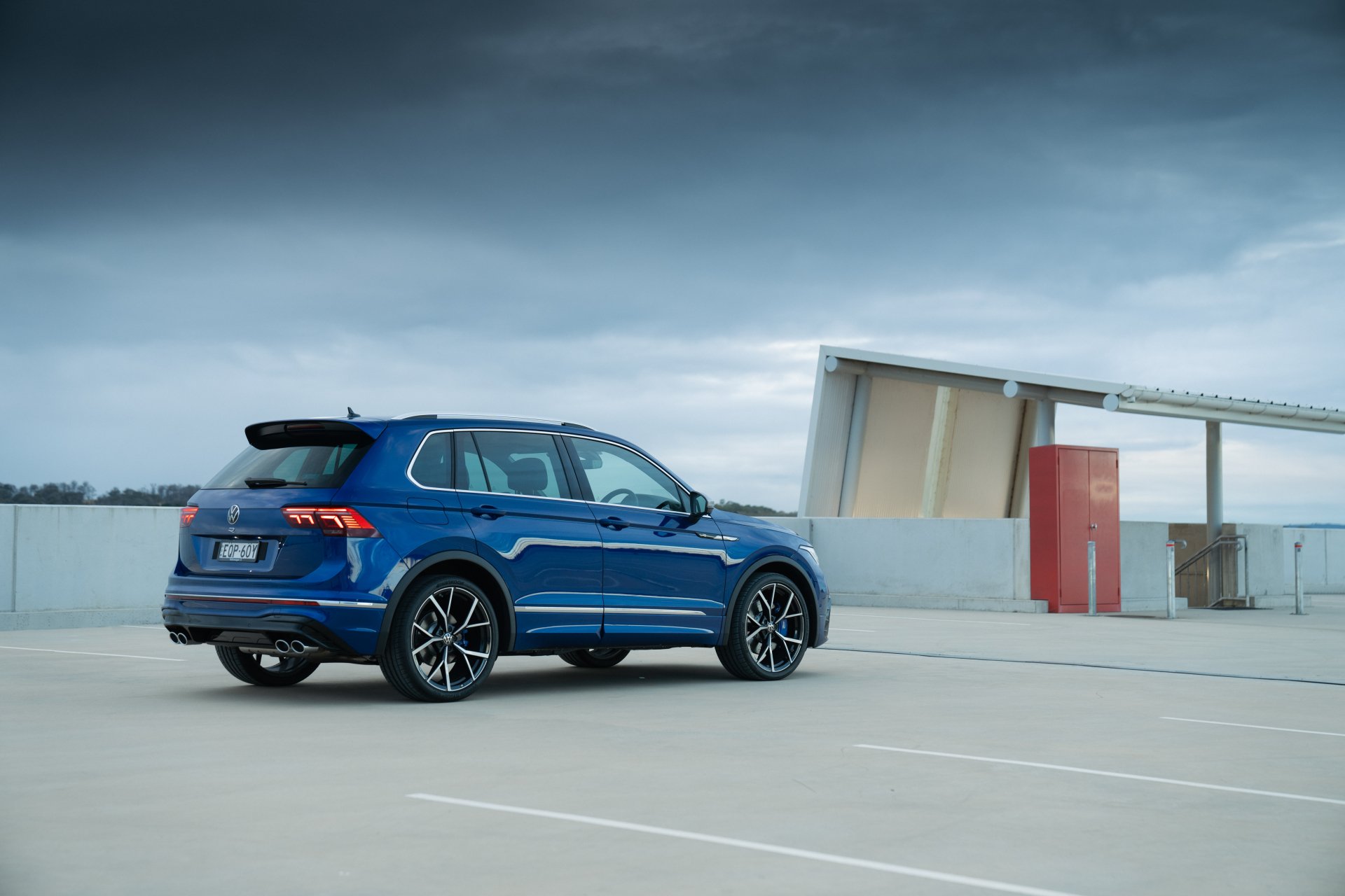 Download Vehicle Volkswagen Tiguan R 4k Ultra HD Wallpaper