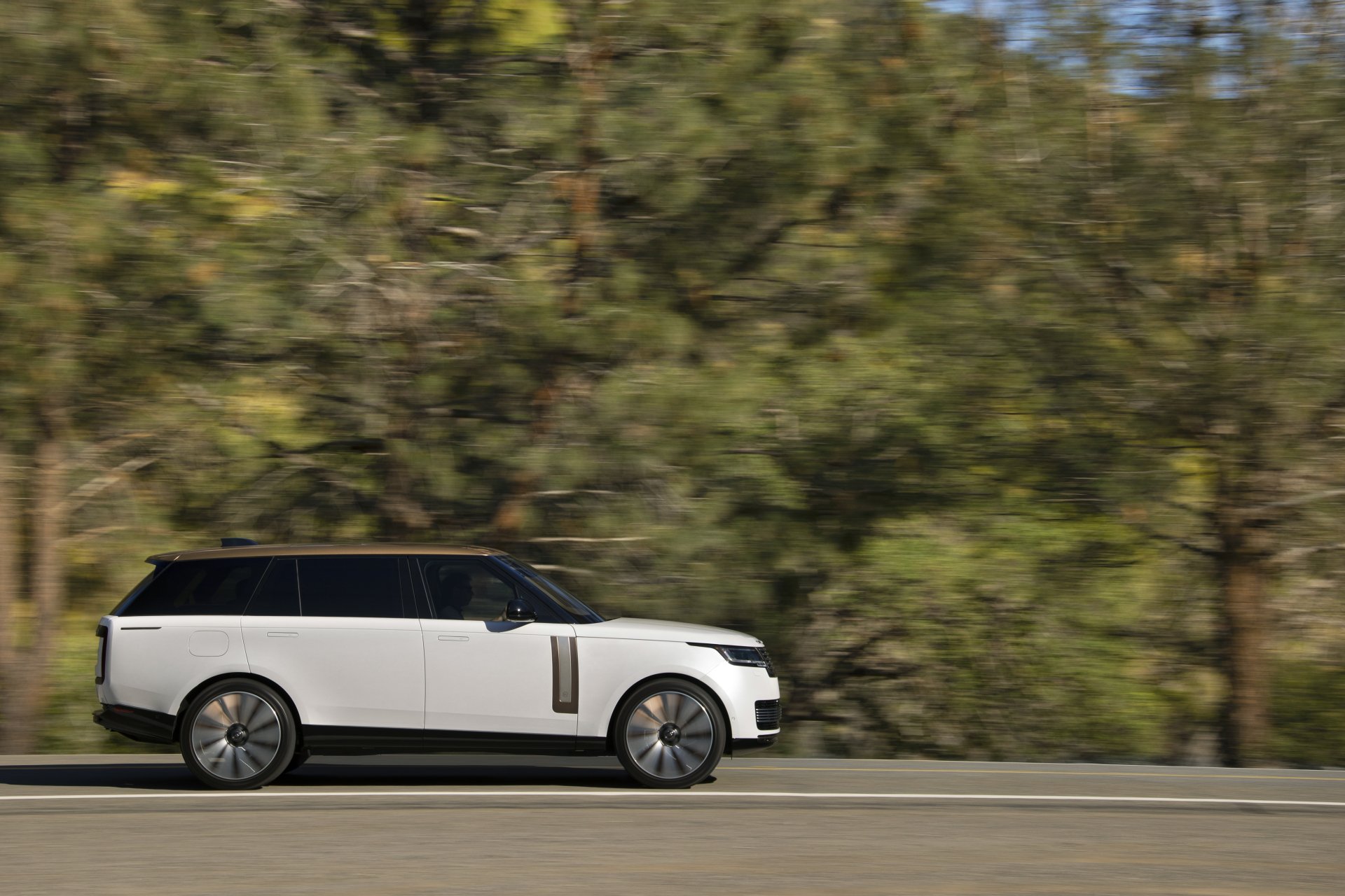 Download Vehicle Range Rover SV 4k Ultra HD Wallpaper