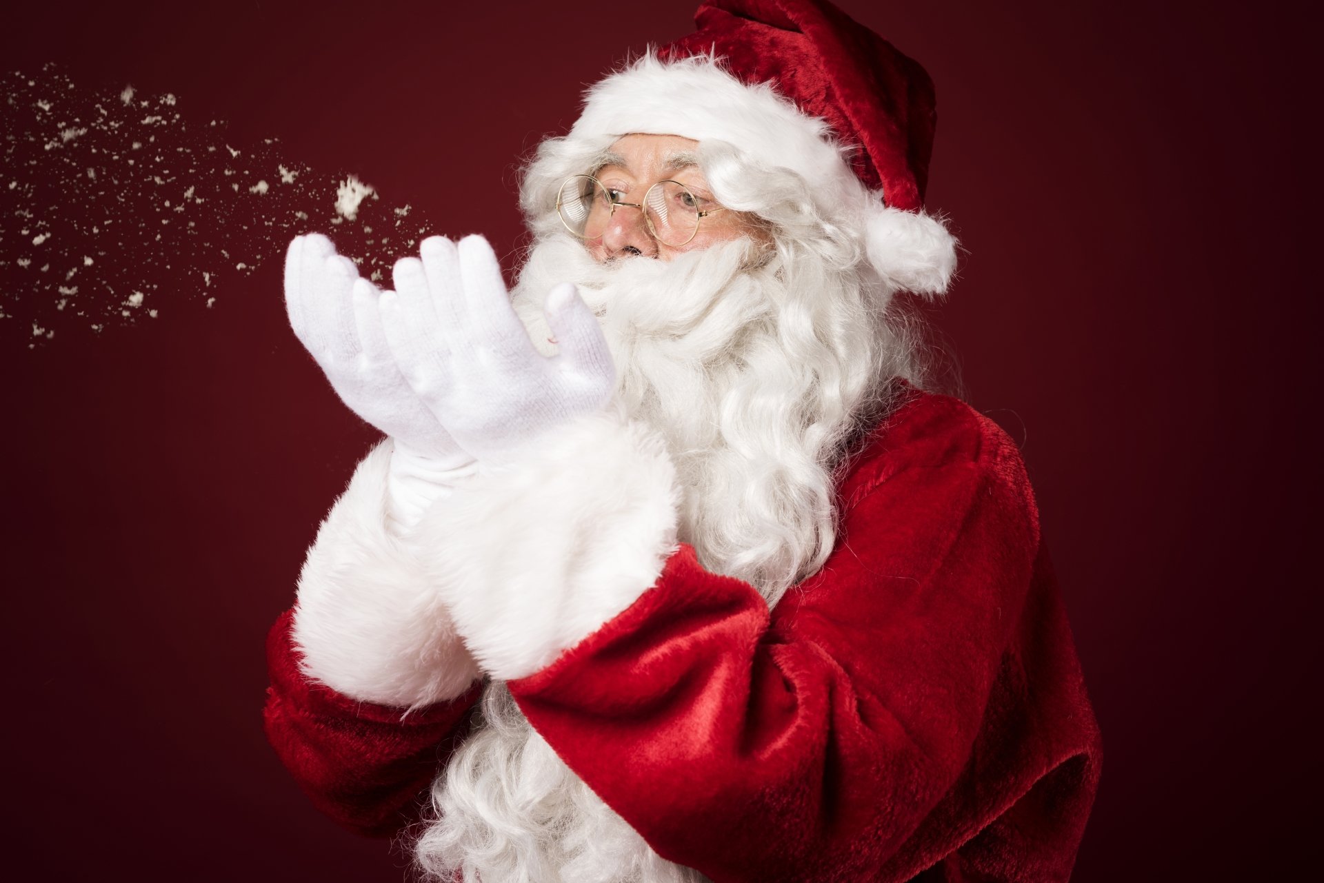 Download Santa Holiday Christmas 4k Ultra HD Wallpaper