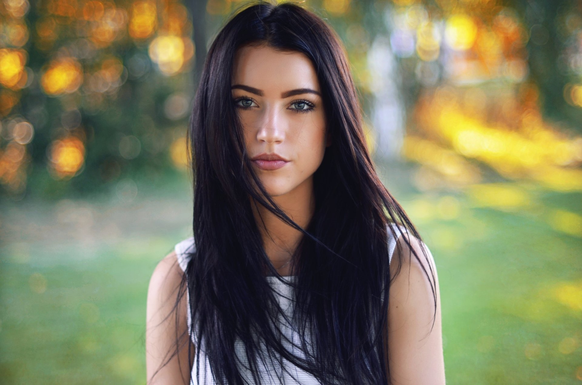 Download Woman Model HD Wallpaper