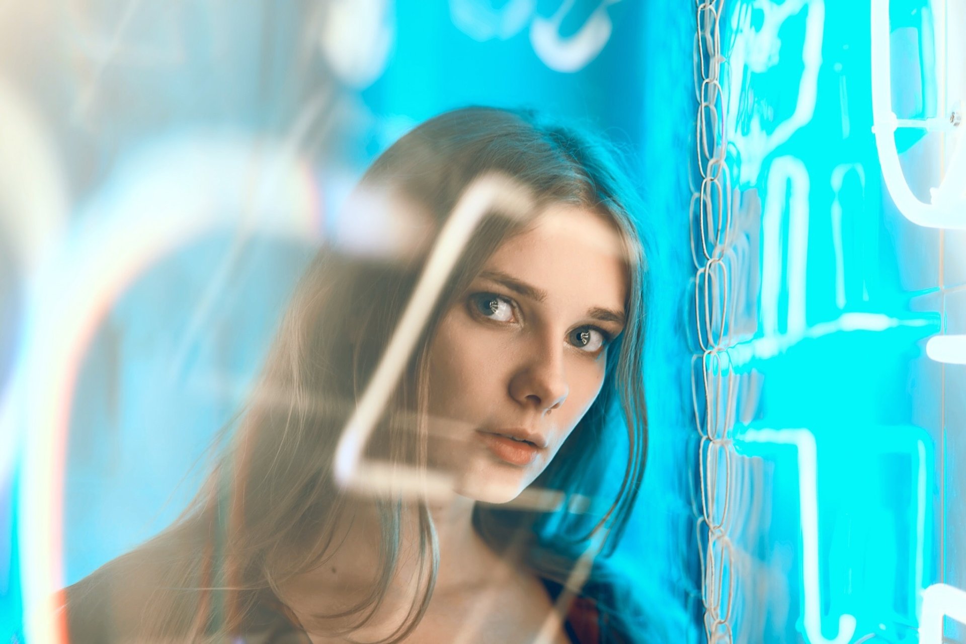 Download Woman Model HD Wallpaper