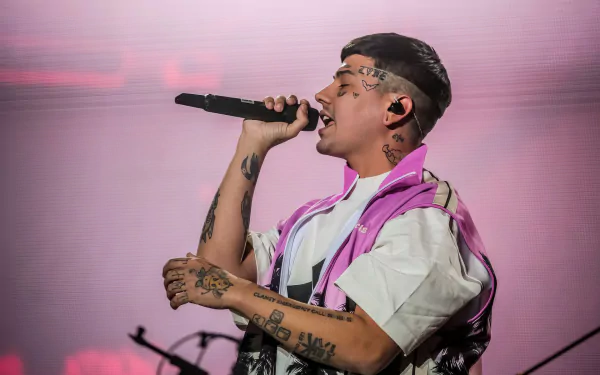 Duki Live Concert Performance HD Wallpaper