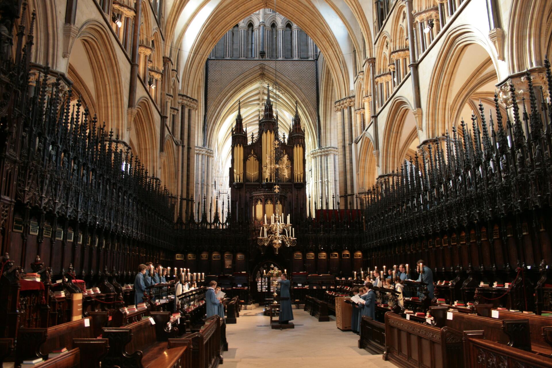 Gothic Cathedral: Stunning 4K Ultra HD Wallpaper