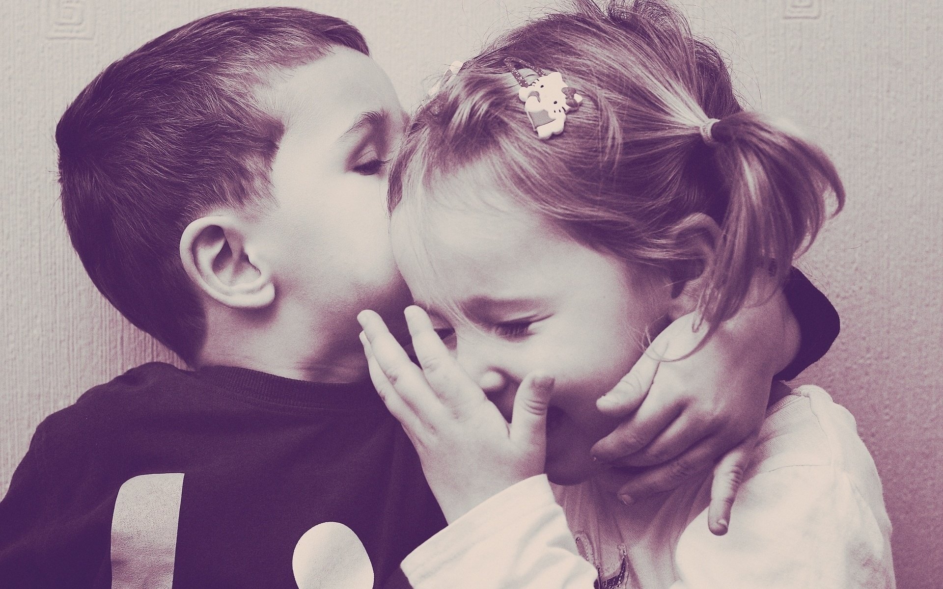 Pure Love Captured: Heartwarming Childhood Moments HD | 1920x1200 ...