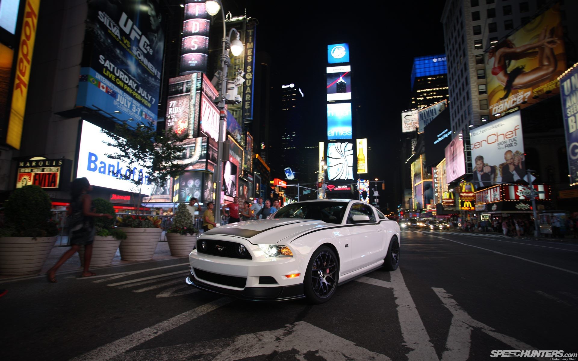 Ford Mustang Night Drive HD Wallpaper