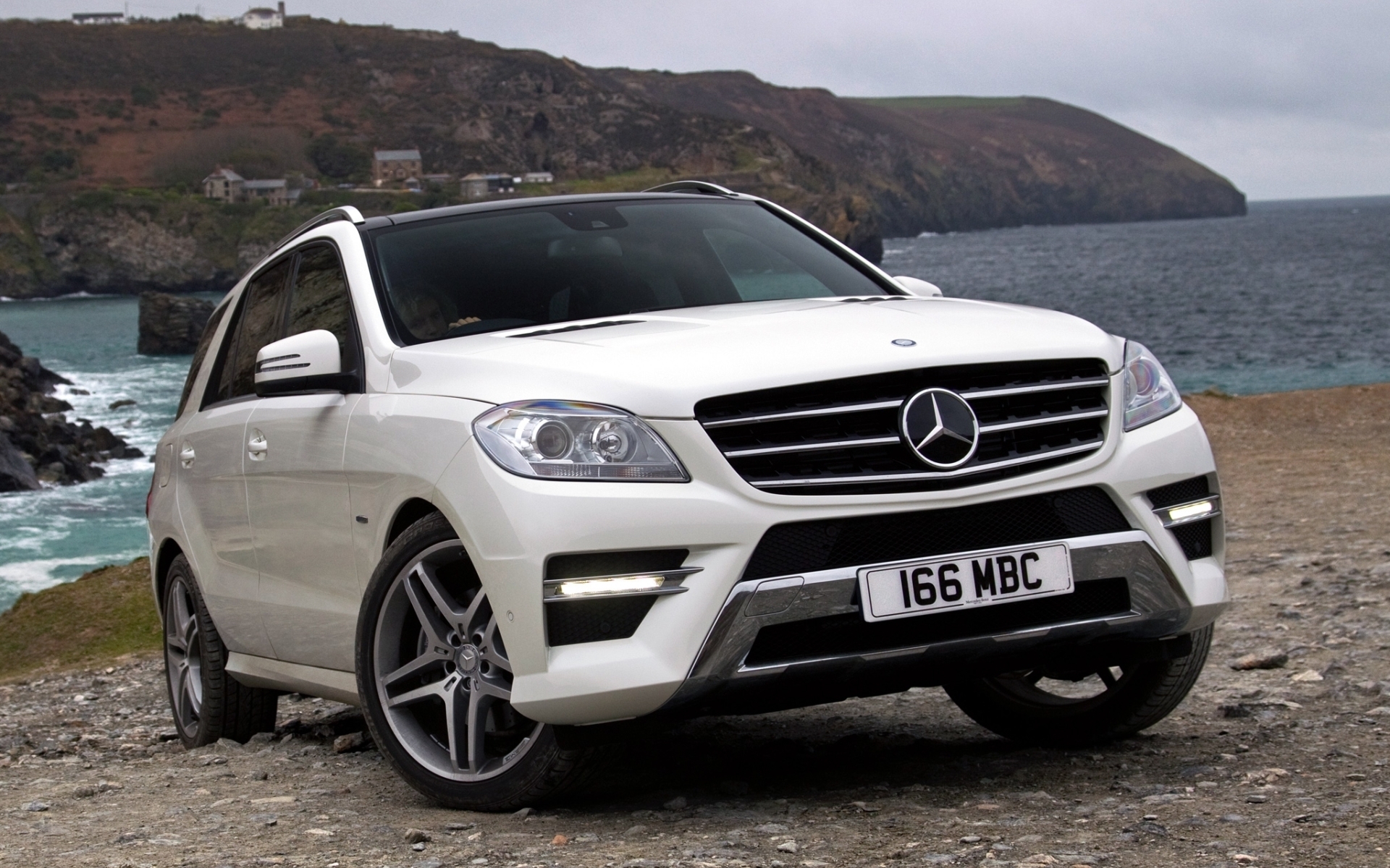 Download Vehicle Mercedes HD Wallpaper