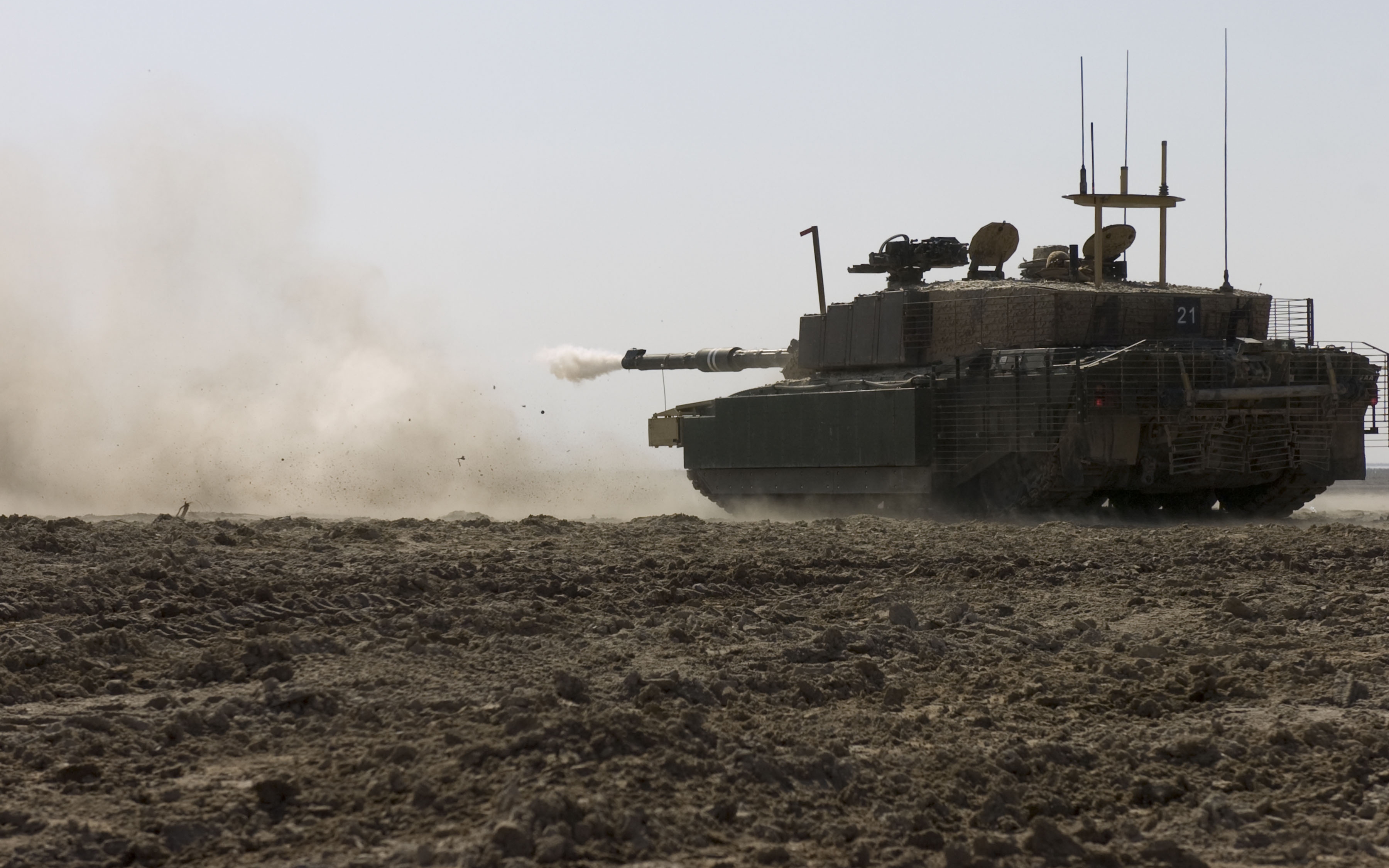 Download Military Tank HD Wallpaper