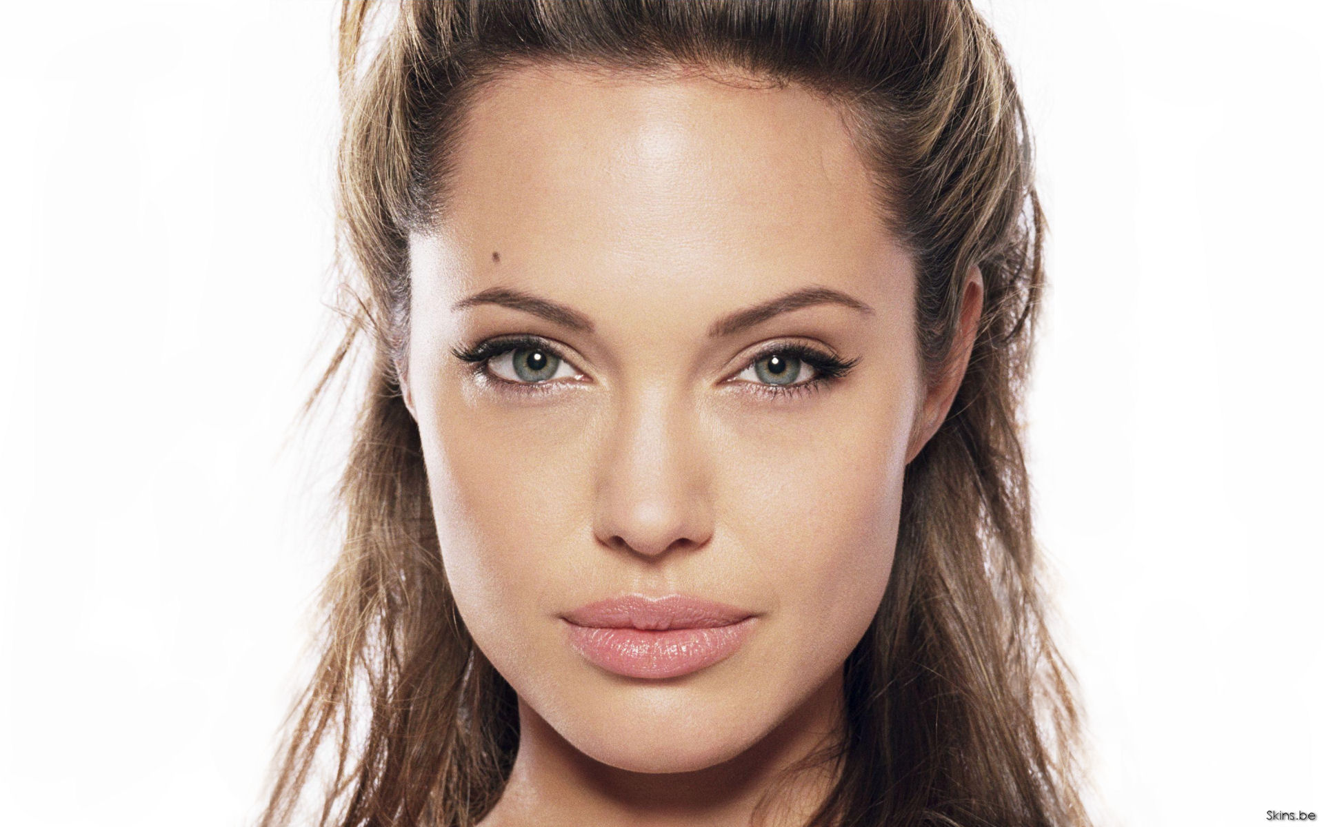 Stunning Angelina Jolie HD Wallpaper