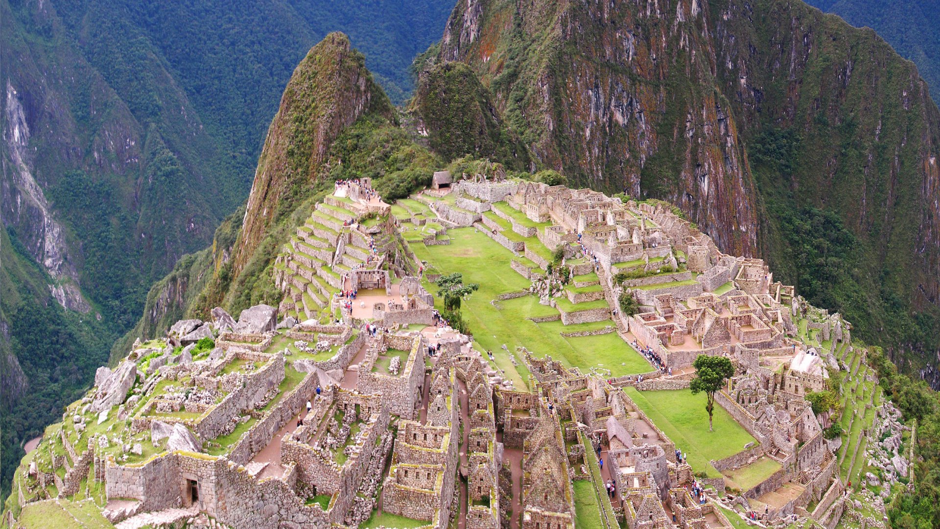 Stunning HD Wallpaper of Machu Picchu: A Man-Made Wonder