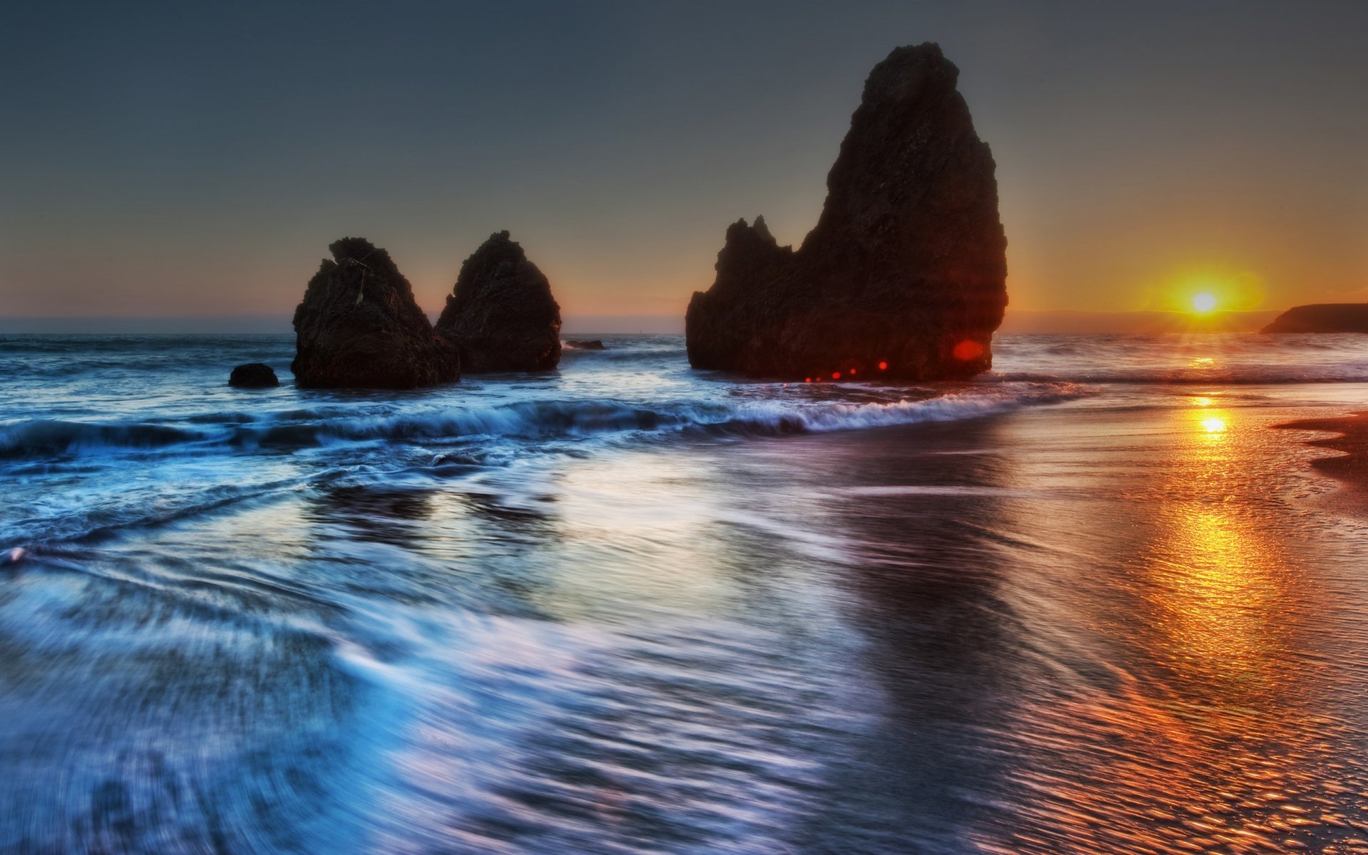 Sunset Stones: 2K Quad HD Beach Wallpaper | 2560x1600 | Wallpaper Abyss