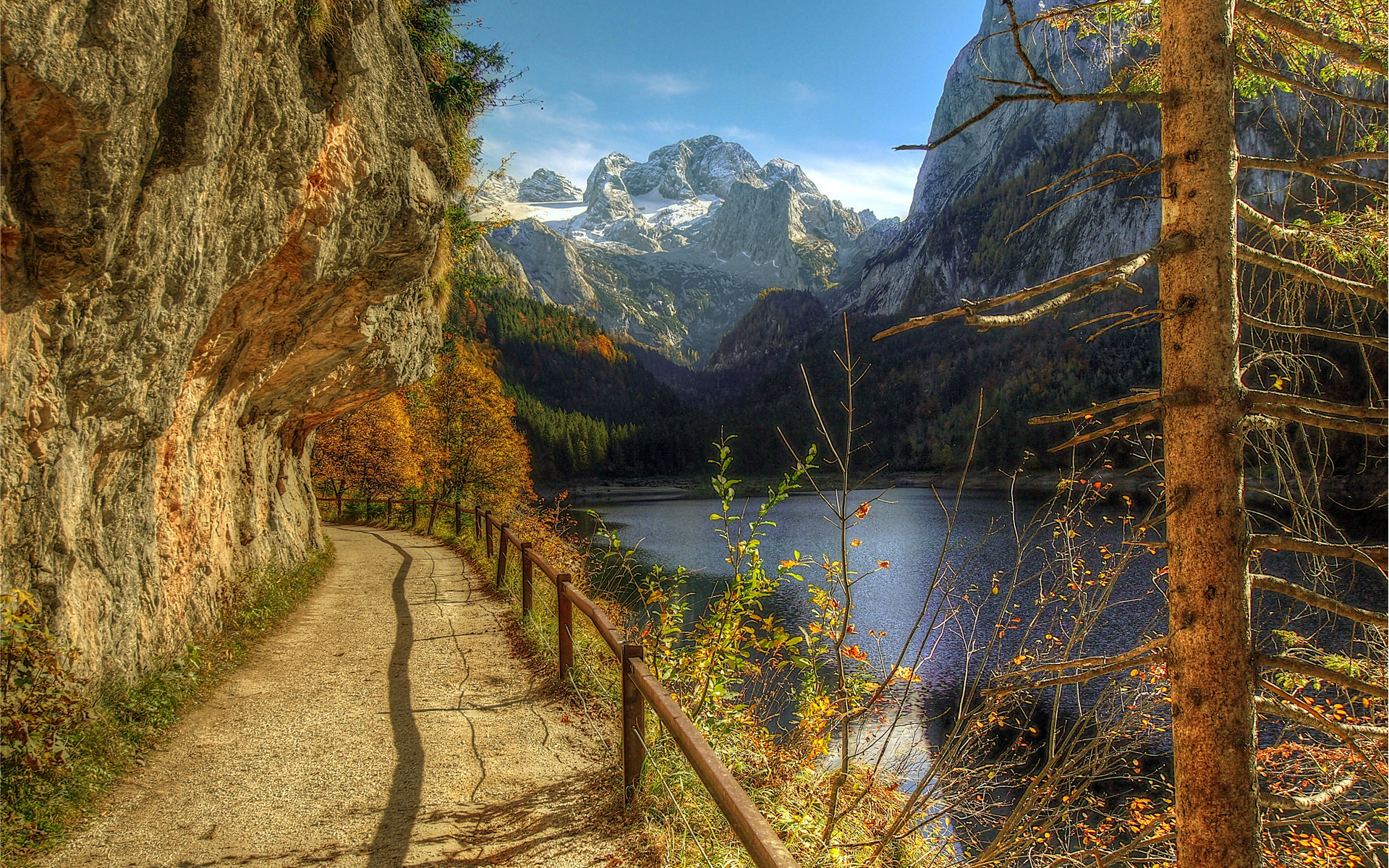 Serene Mountain Pathway HD: Nature’s Majestic Escape