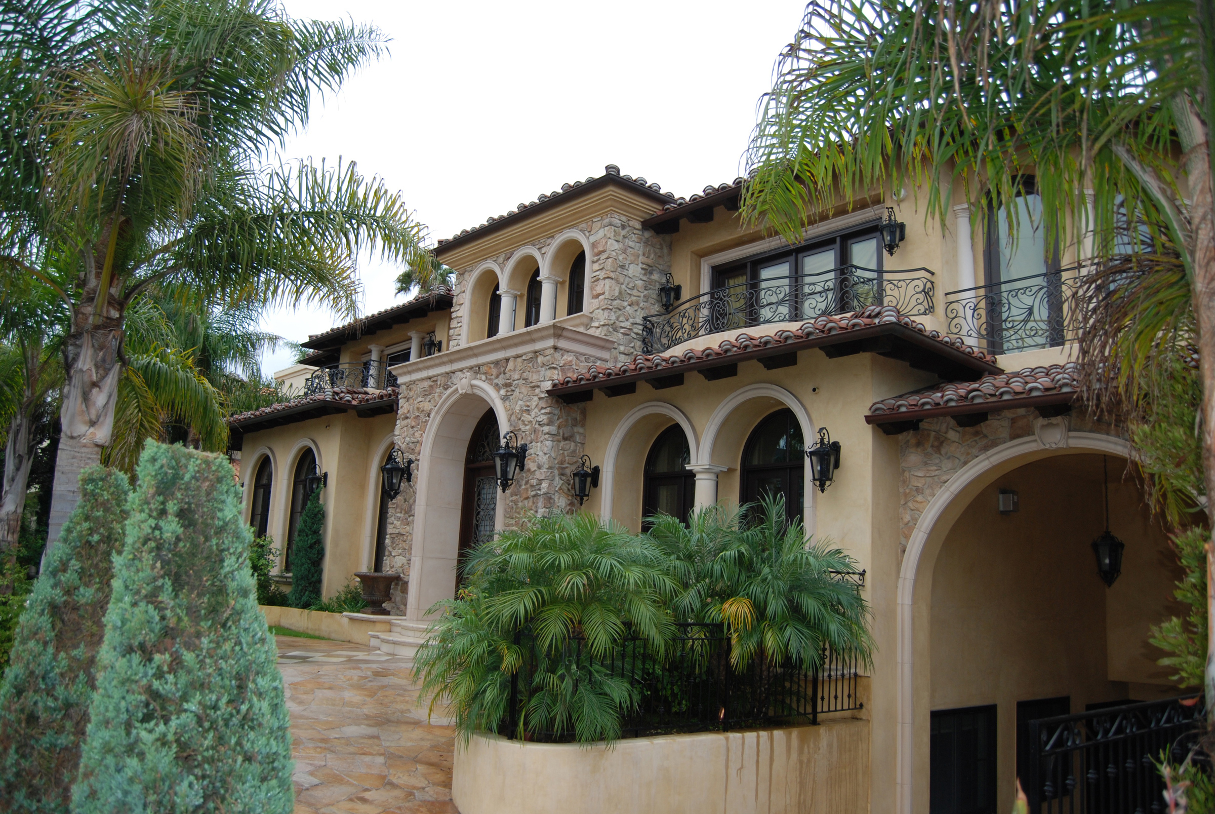 Download Man Made House HD Wallpaper