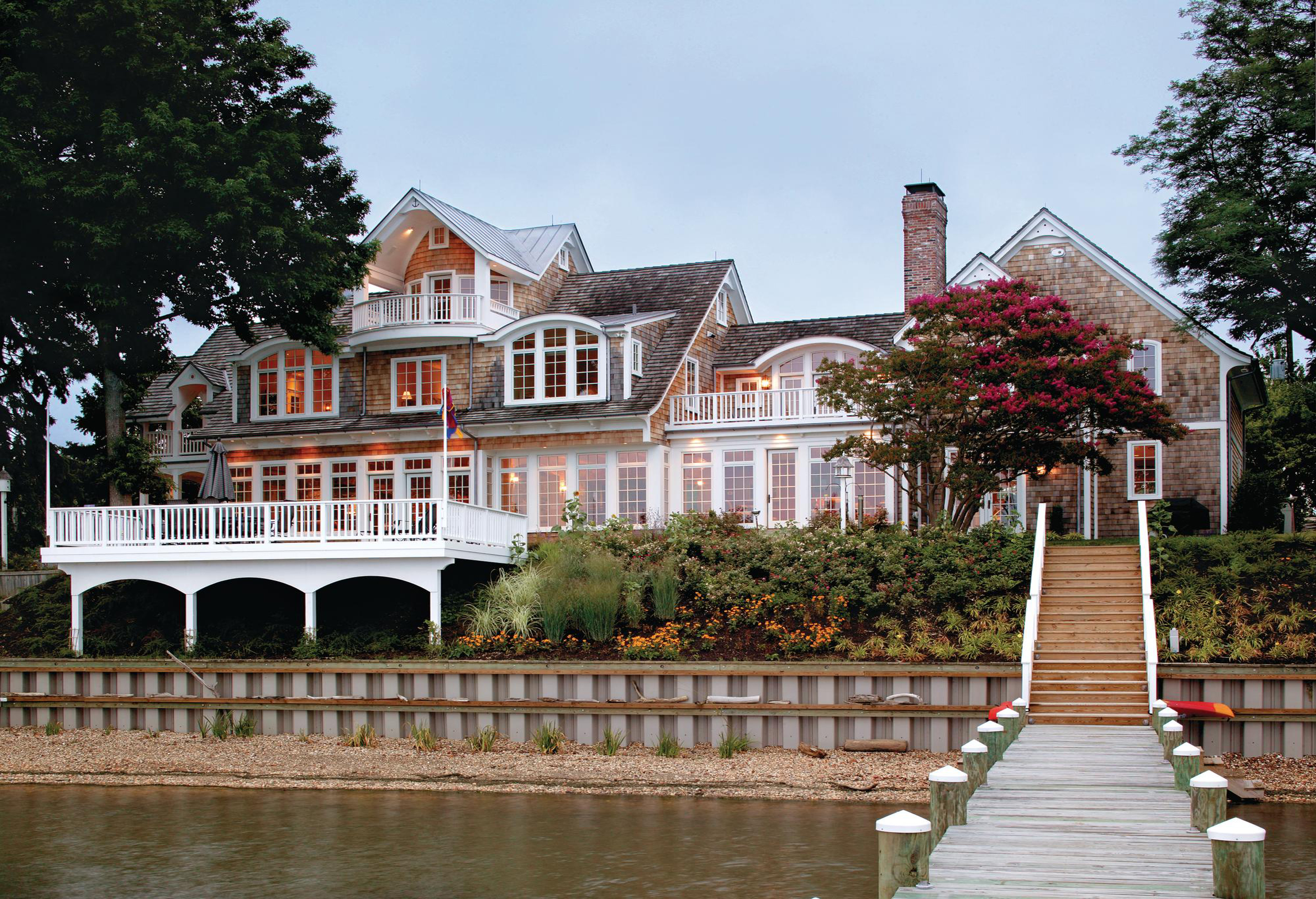 Stunning HD Wallpaper of a Man-Made House by the Water