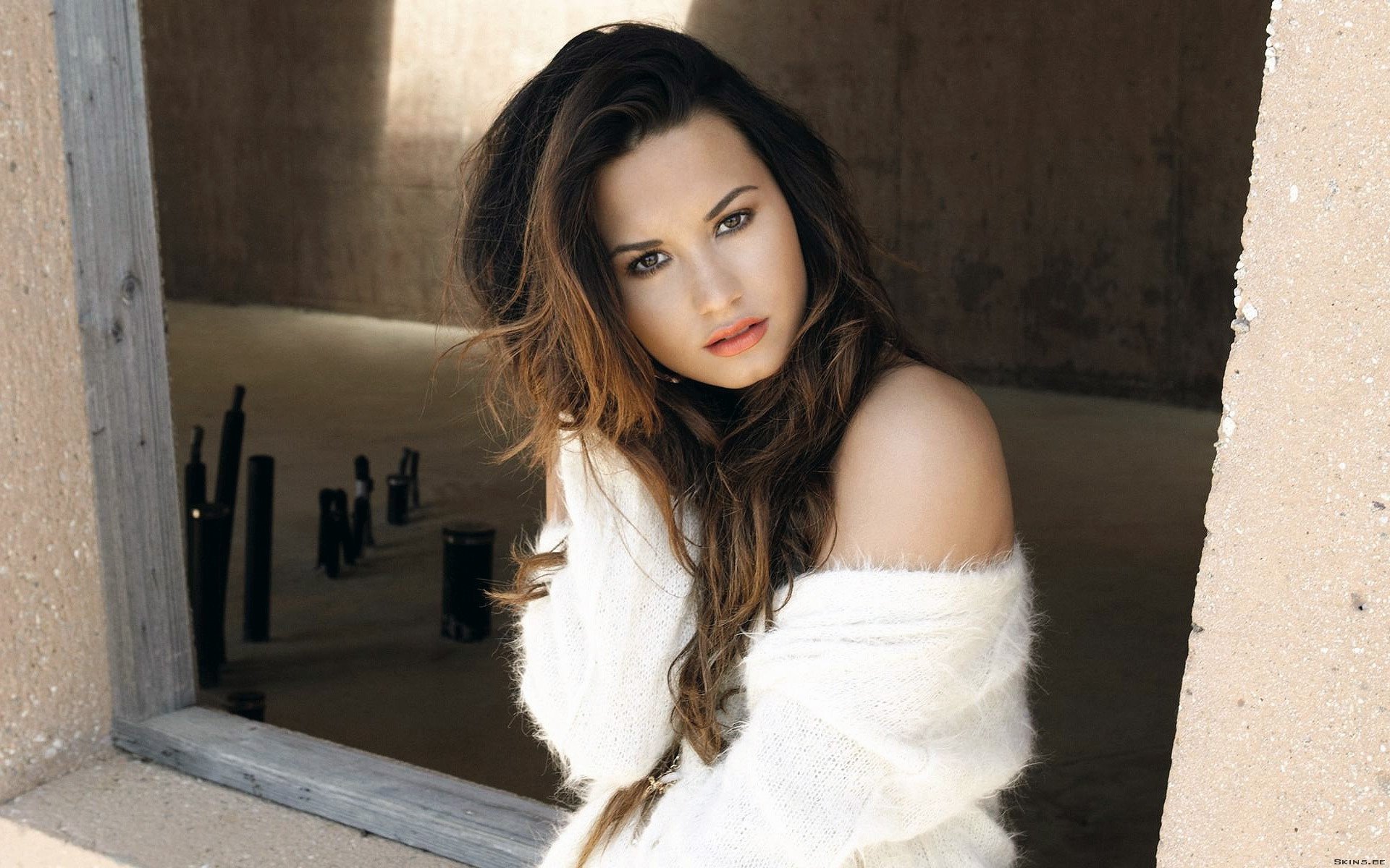 Demi Lovato HD Wallpaper: Captivating Music Moments