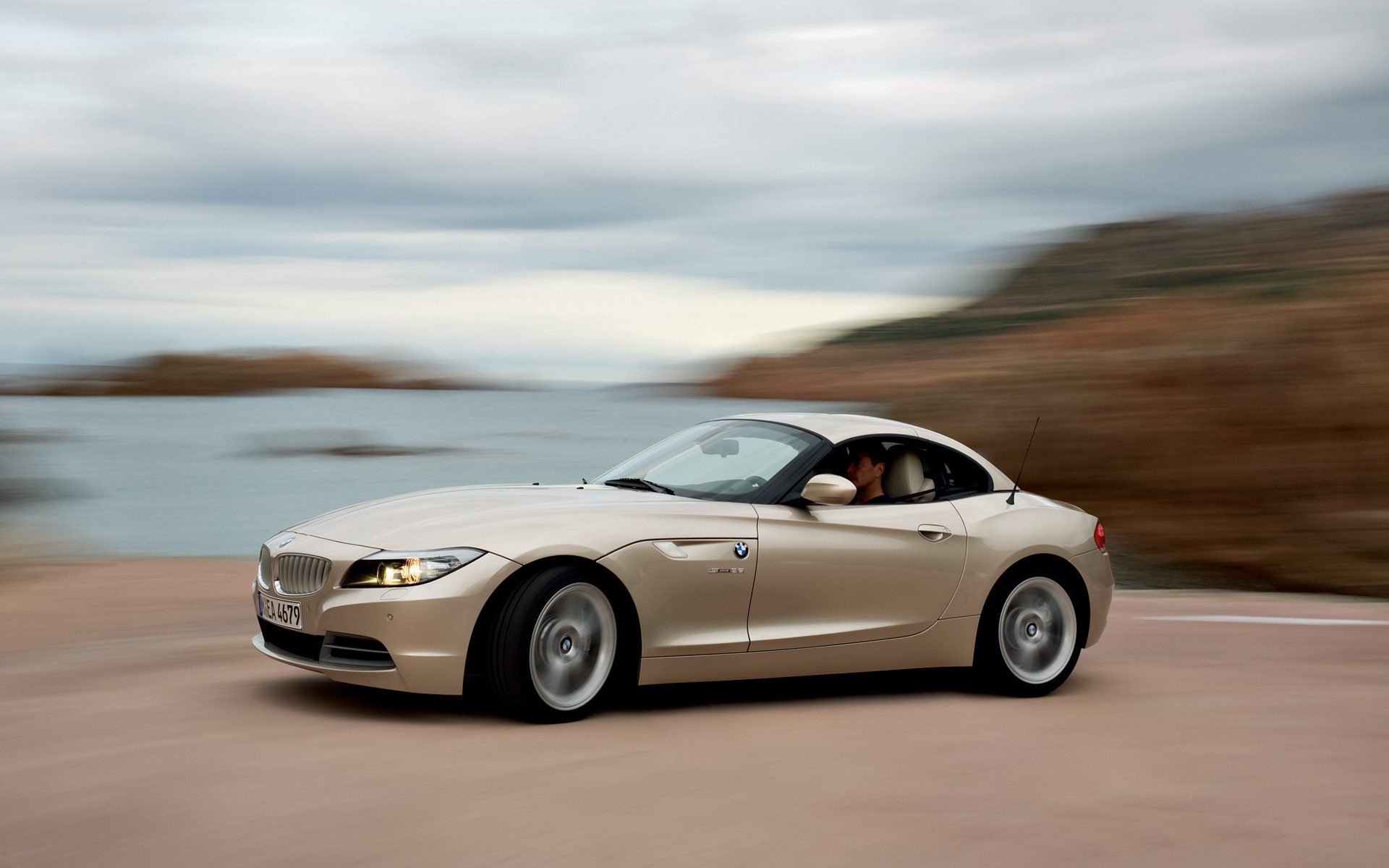 BMW Z4 Roadster HD Wallpaper – Sleek Performance Unleashed