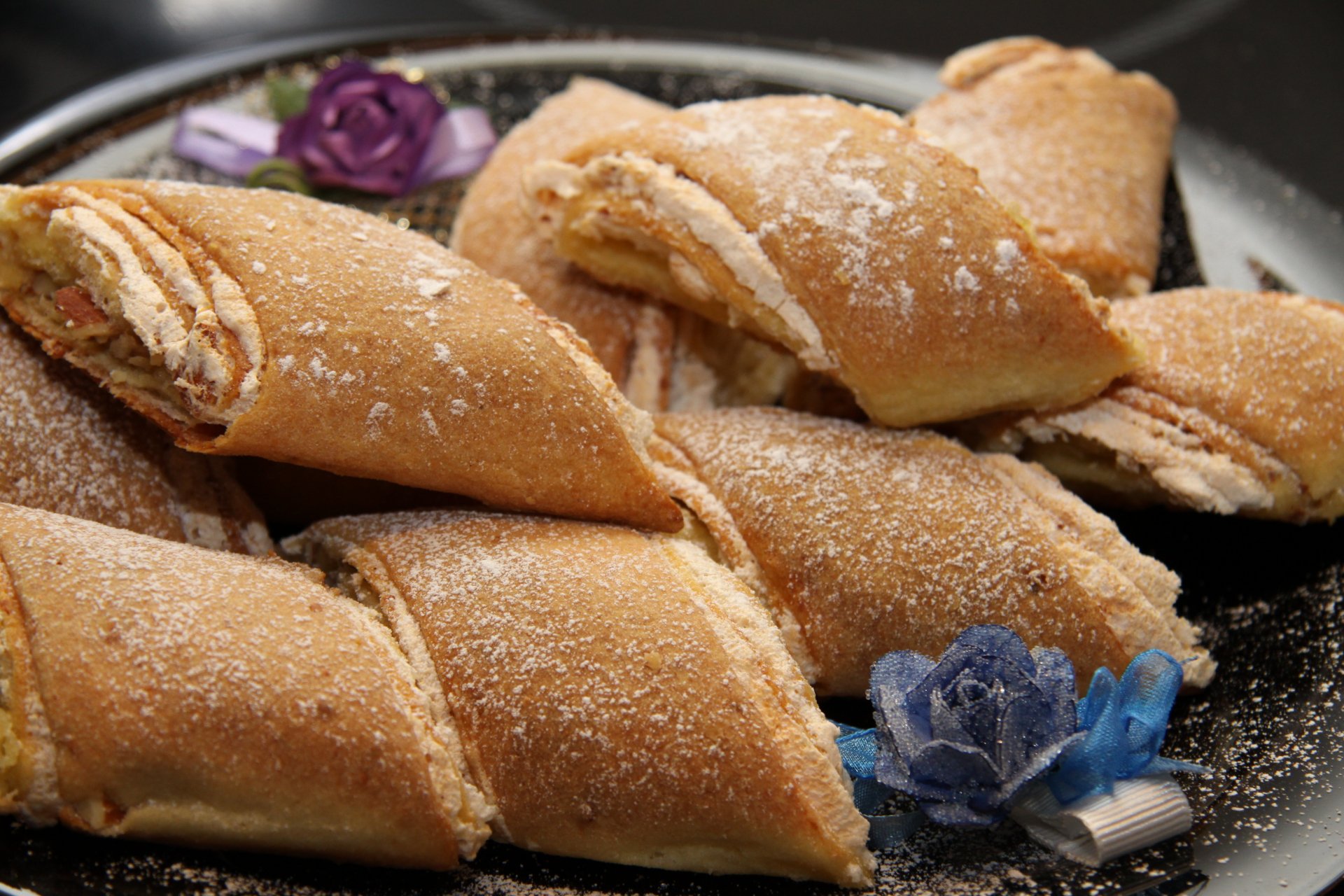 Delicious Sweet Pastries | 4K Ultra HD Food Wallpaper | 4752x3168 ...