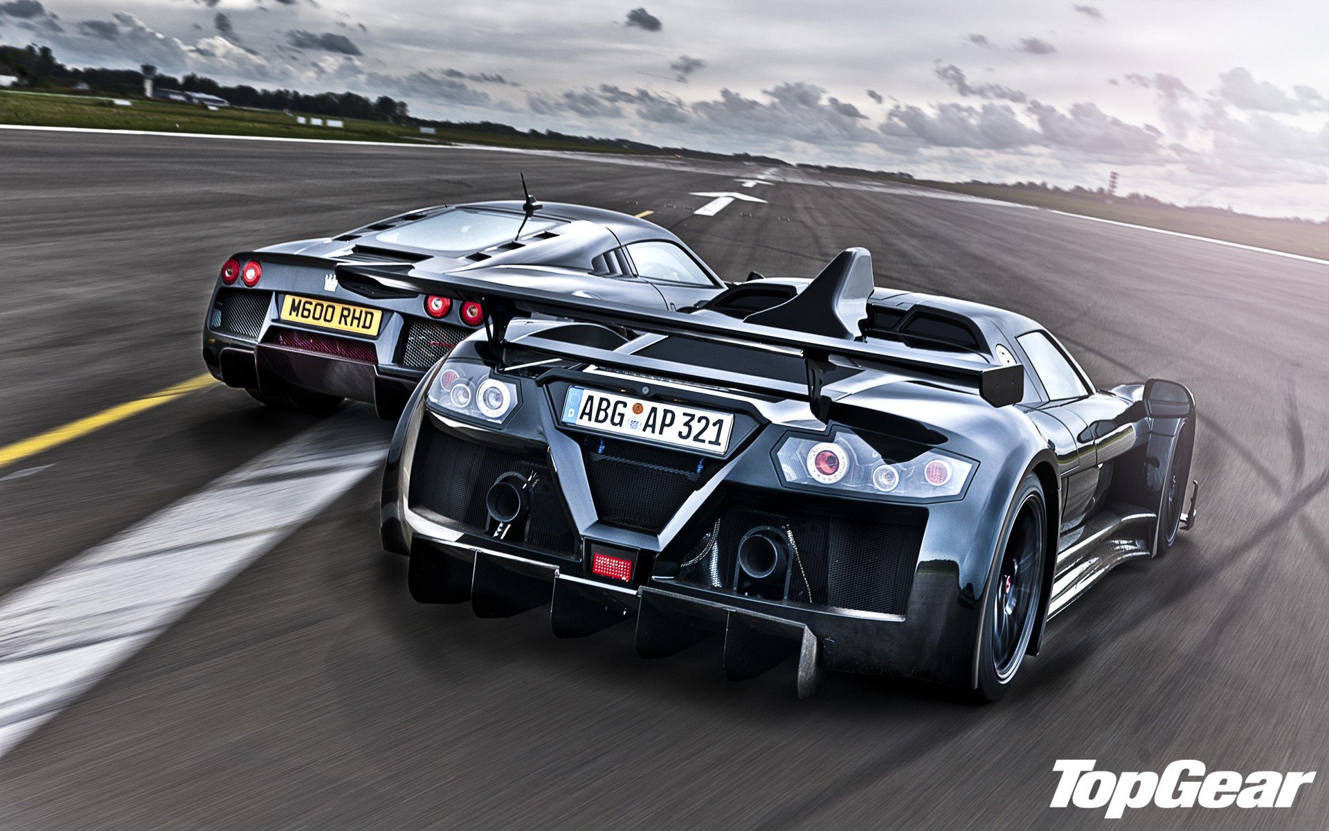 Top Gear Supercars Chase – Free HD Wallpaper Download