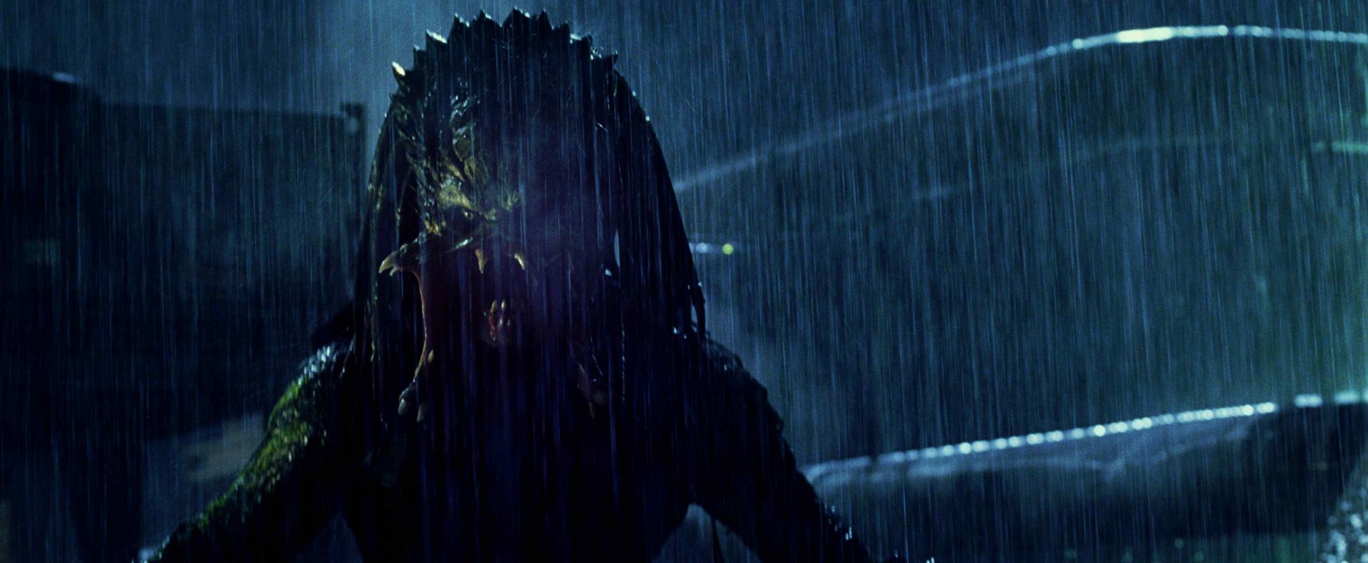 Wolf Predator Stalks the Night – Aliens vs. Predator: Requiem HD Wallpaper