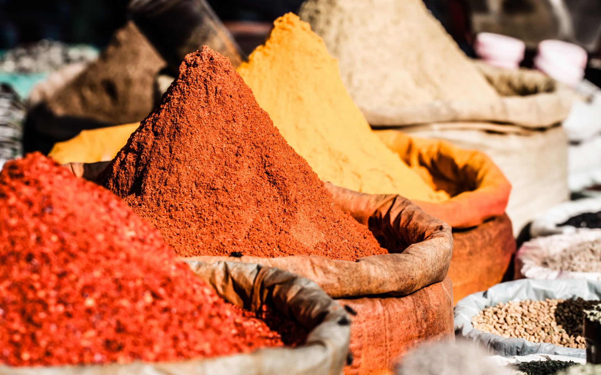 Vibrant Spices & Herbs: HD Wallpaper for Food Lovers | 2560x1600 ...
