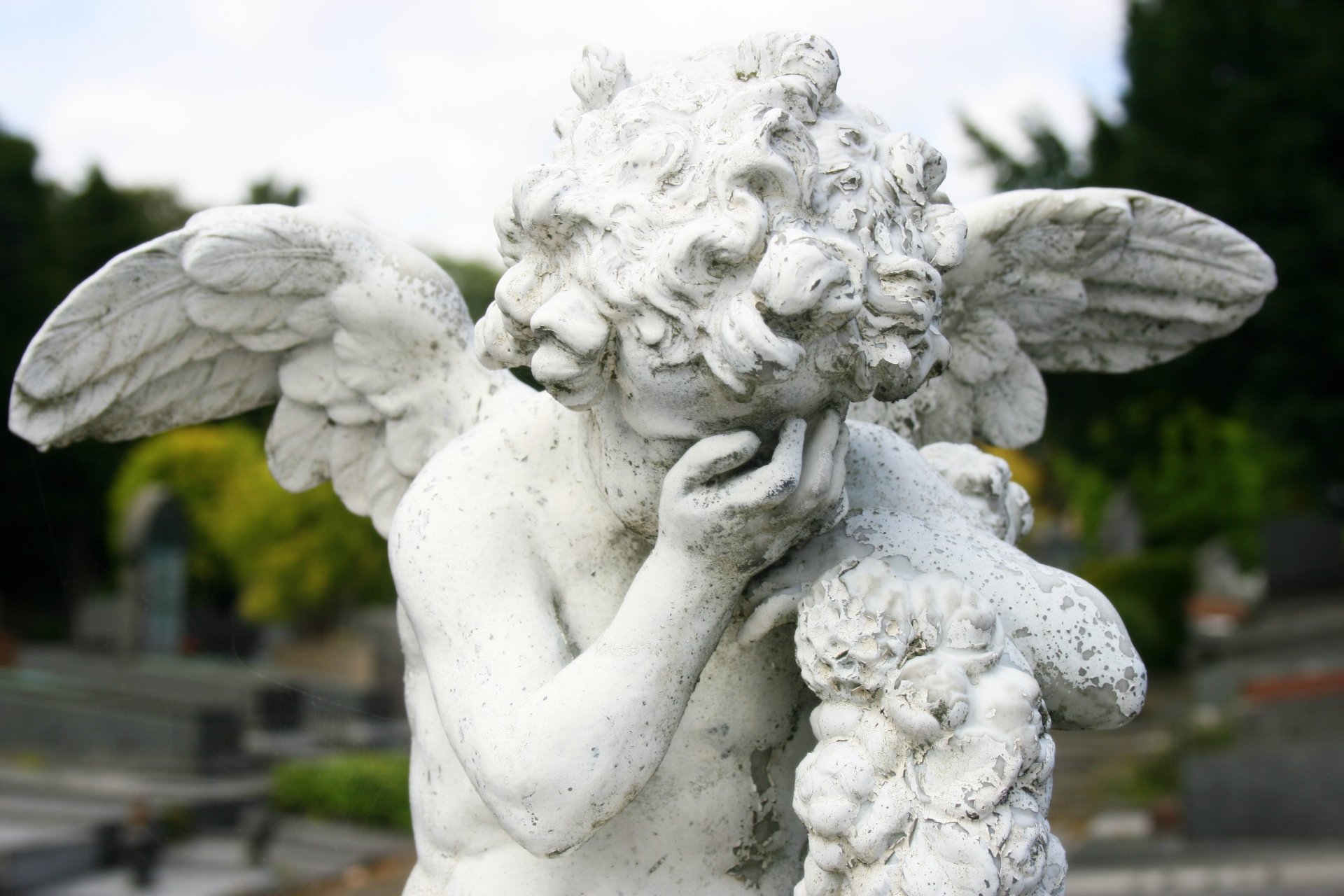 Man Made Statue 4k Ultra HD Wallpaper