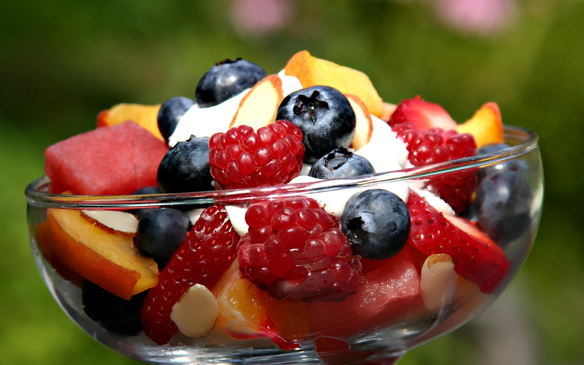 Fresh Fruit Delight: HD Wallpaper of Vibrant Berry Treats