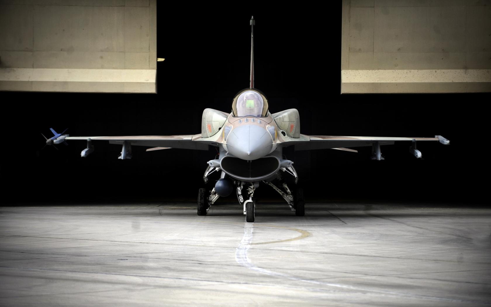 Download Military General Dynamics F-16 Fighting Falcon Wallpaper
