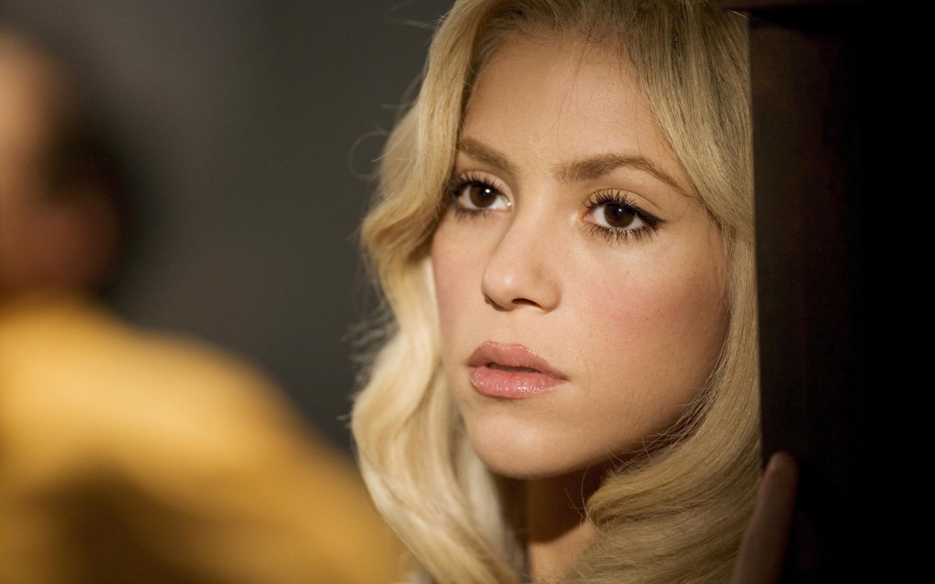 Shakira HD Wallpaper: Captivating Moments in Music