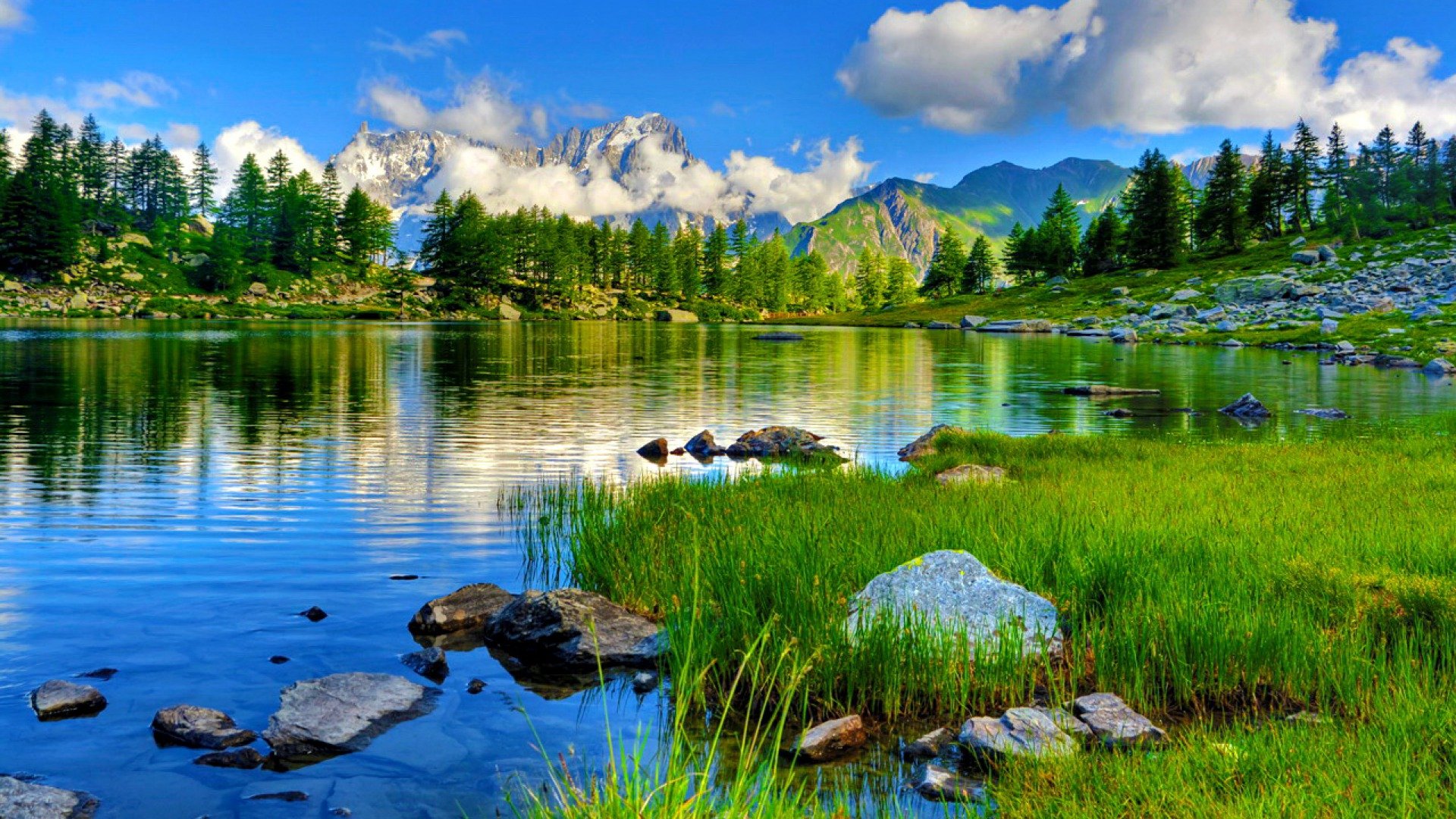 HD Serenity: Majestic Nature Lake Reflection