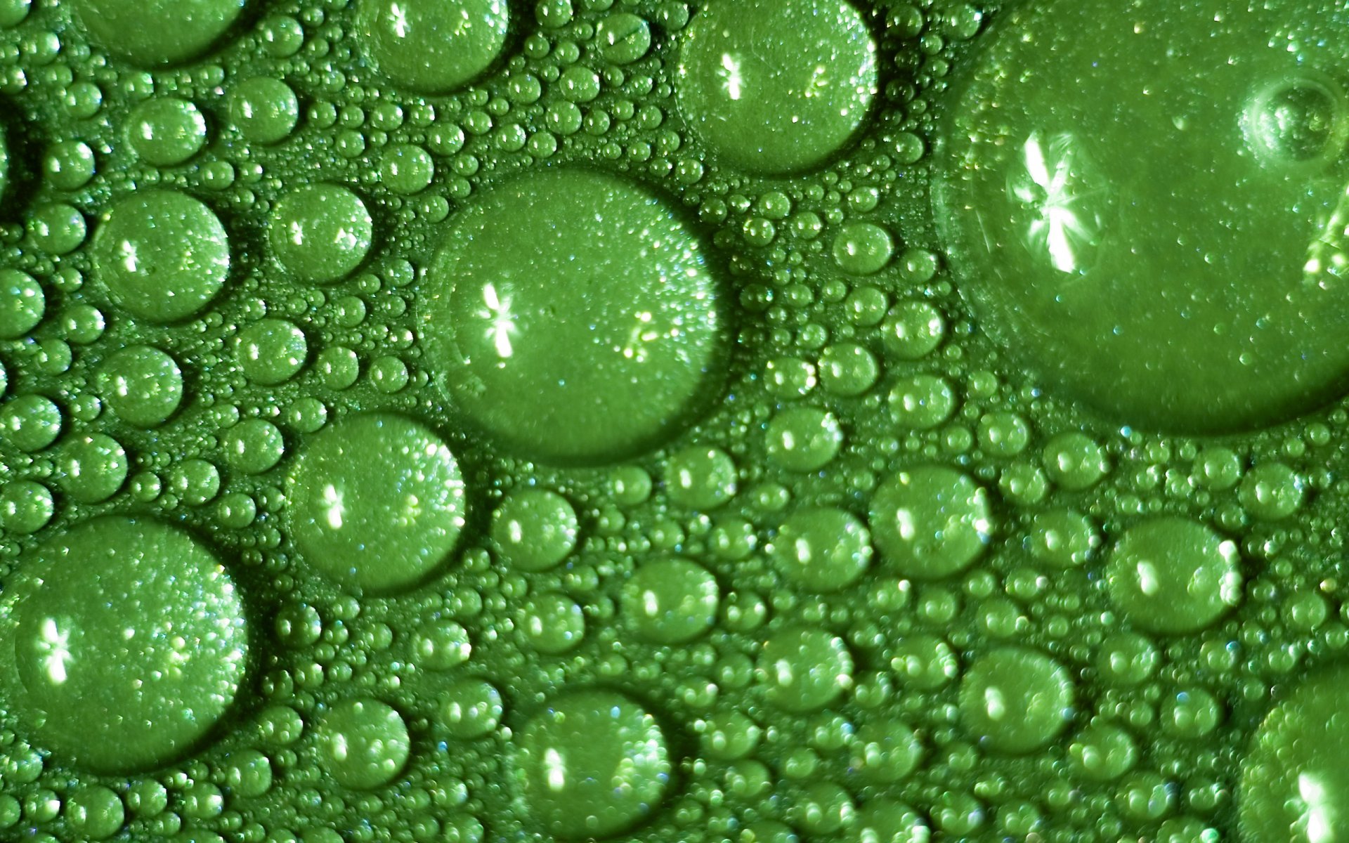 Download Green Artistic Water Drop HD Wallpaper