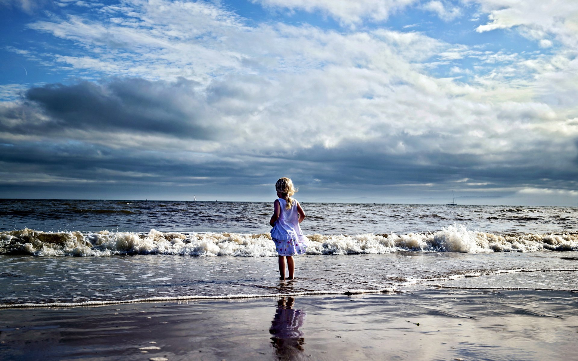 Wonderous Waves: HD Child Photography Wallpaper | 2560x1600 | Wallpaper ...