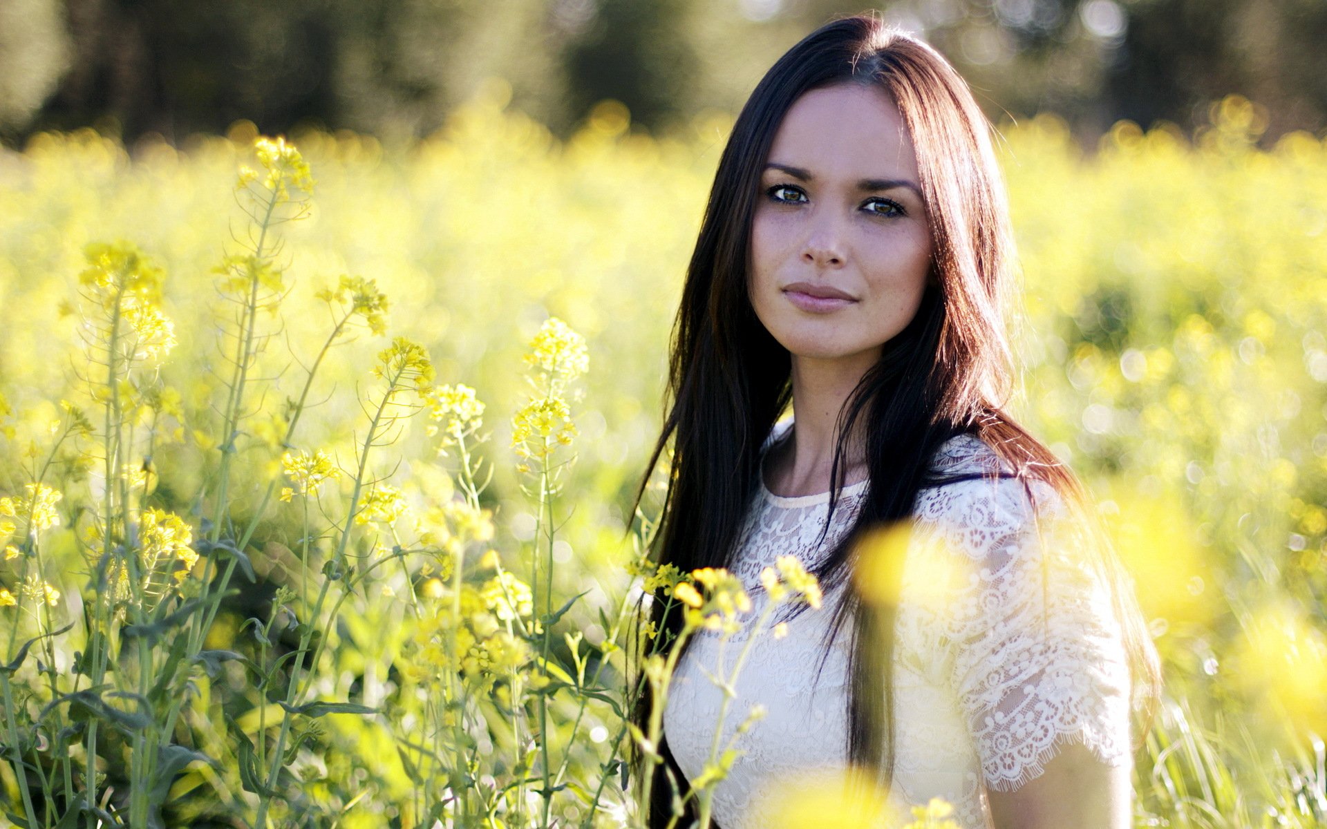 Beautiful Woman in Nature - HD Wallpaper